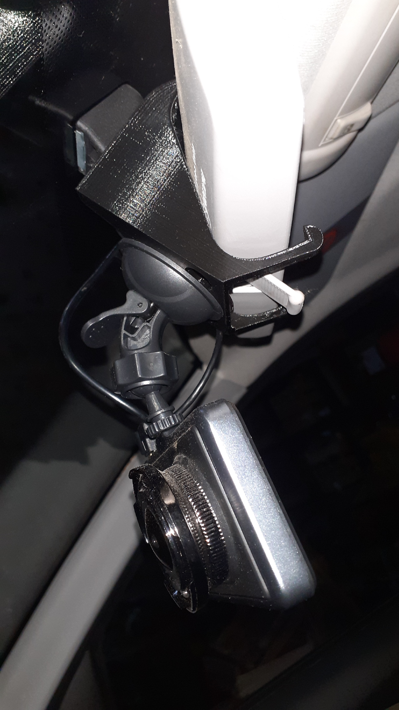 STL file Car rear view camera support (Panda), Dashcam support rear ...