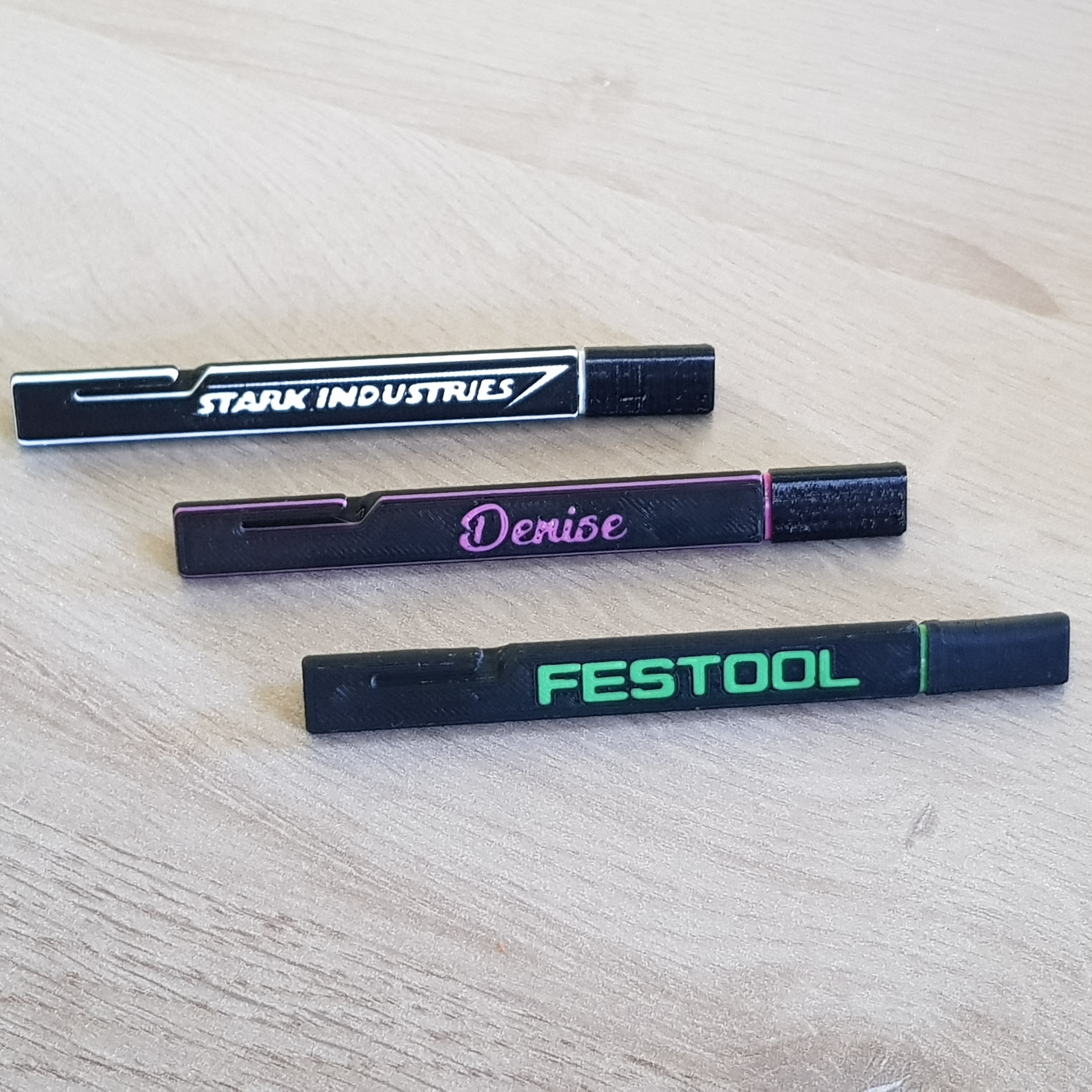 Archivo STL gratuito Pluma personalizable #magigoo 👽 ・Design para ...