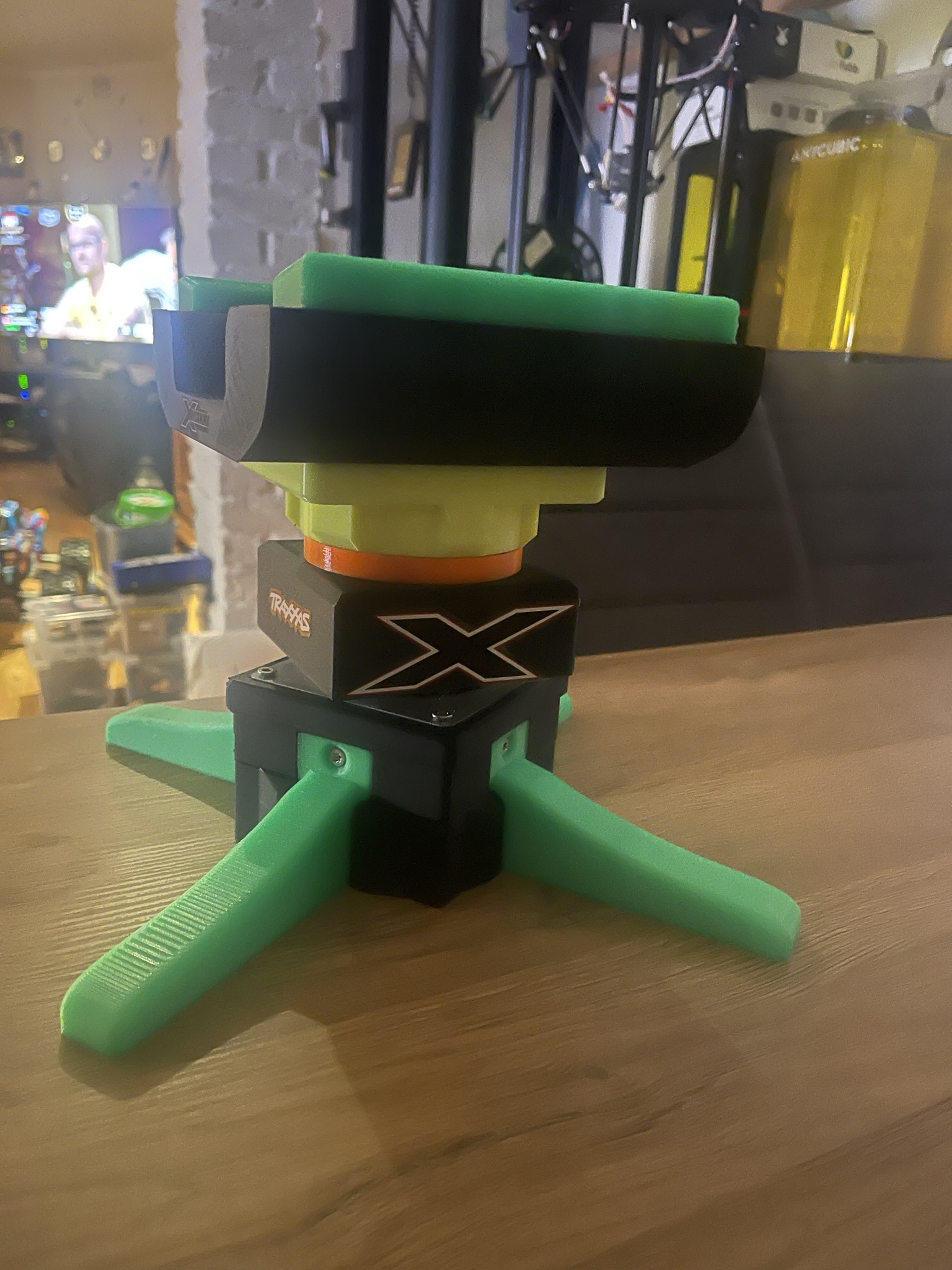 3D printer TRAXXAS XMAXX WORK STAND • made with FLSUN SR・Cults