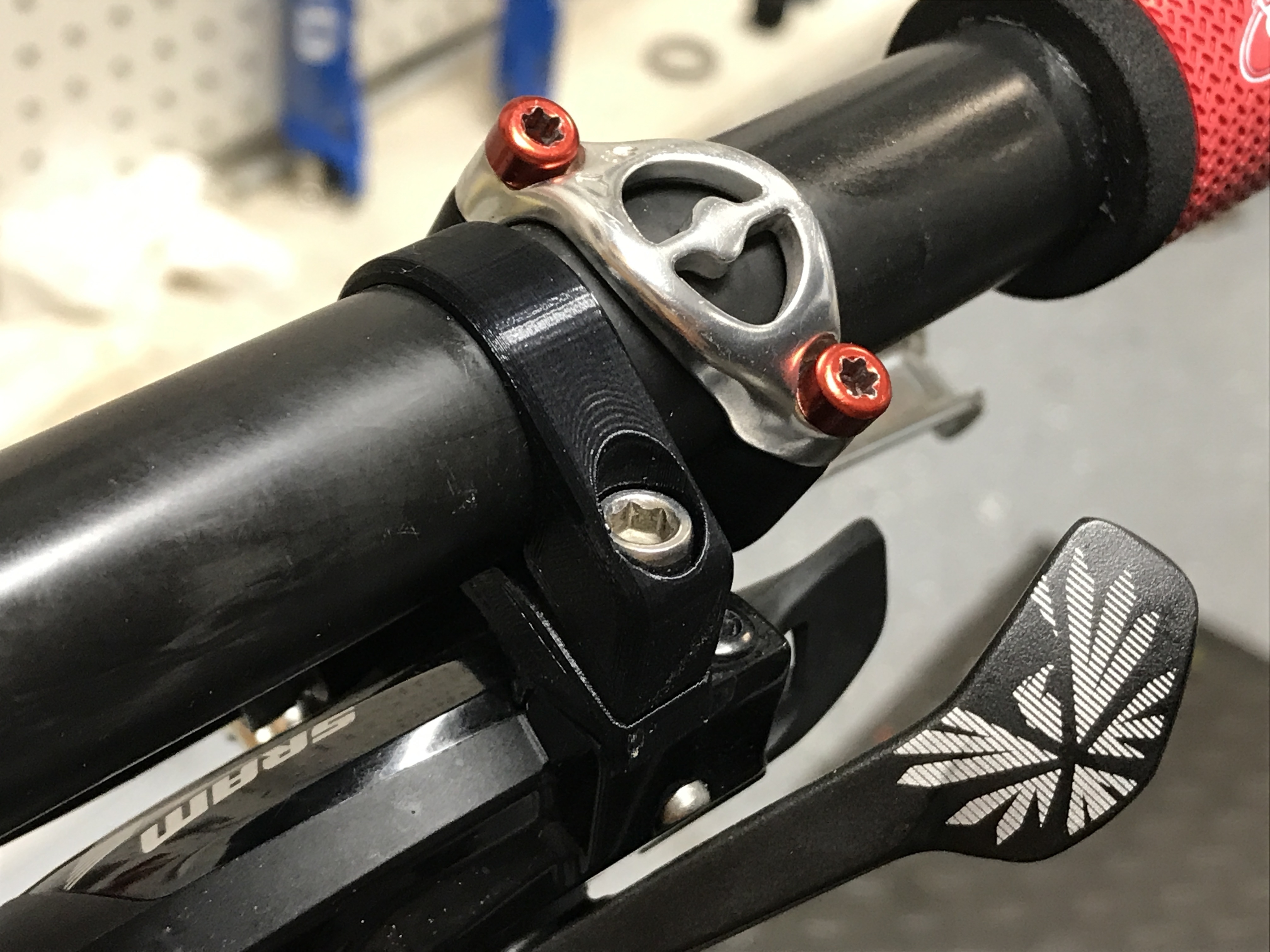 Free STL file SRAM shifter clamp for flat bar MTB shifters 🗜️・3D ...