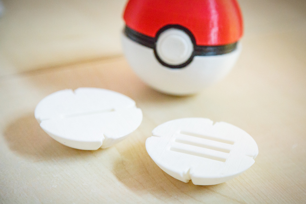 Free 3D file Pokeball Inset for DS Gamecard 🐉 ・3D printable design to ...