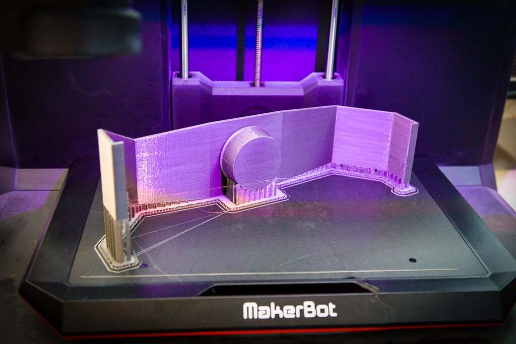 3D printing Filament Spool Fixture for Makerbot Replicator +・Cults