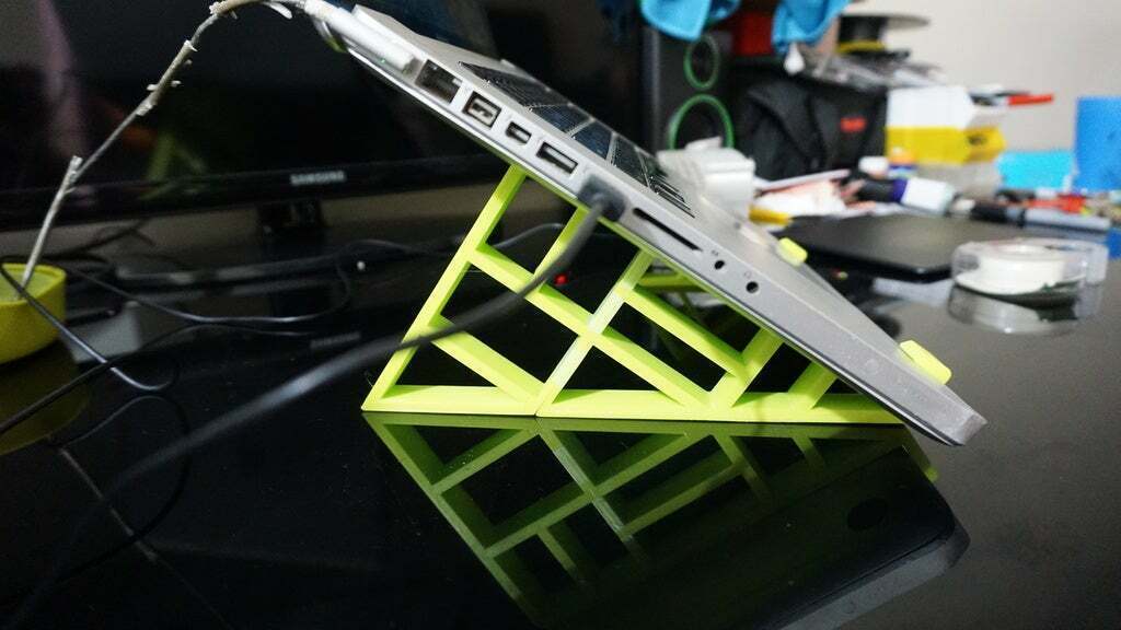 Free STL file Geometric Stand Macbook Pro 15" 2012 Super Drive Non ...