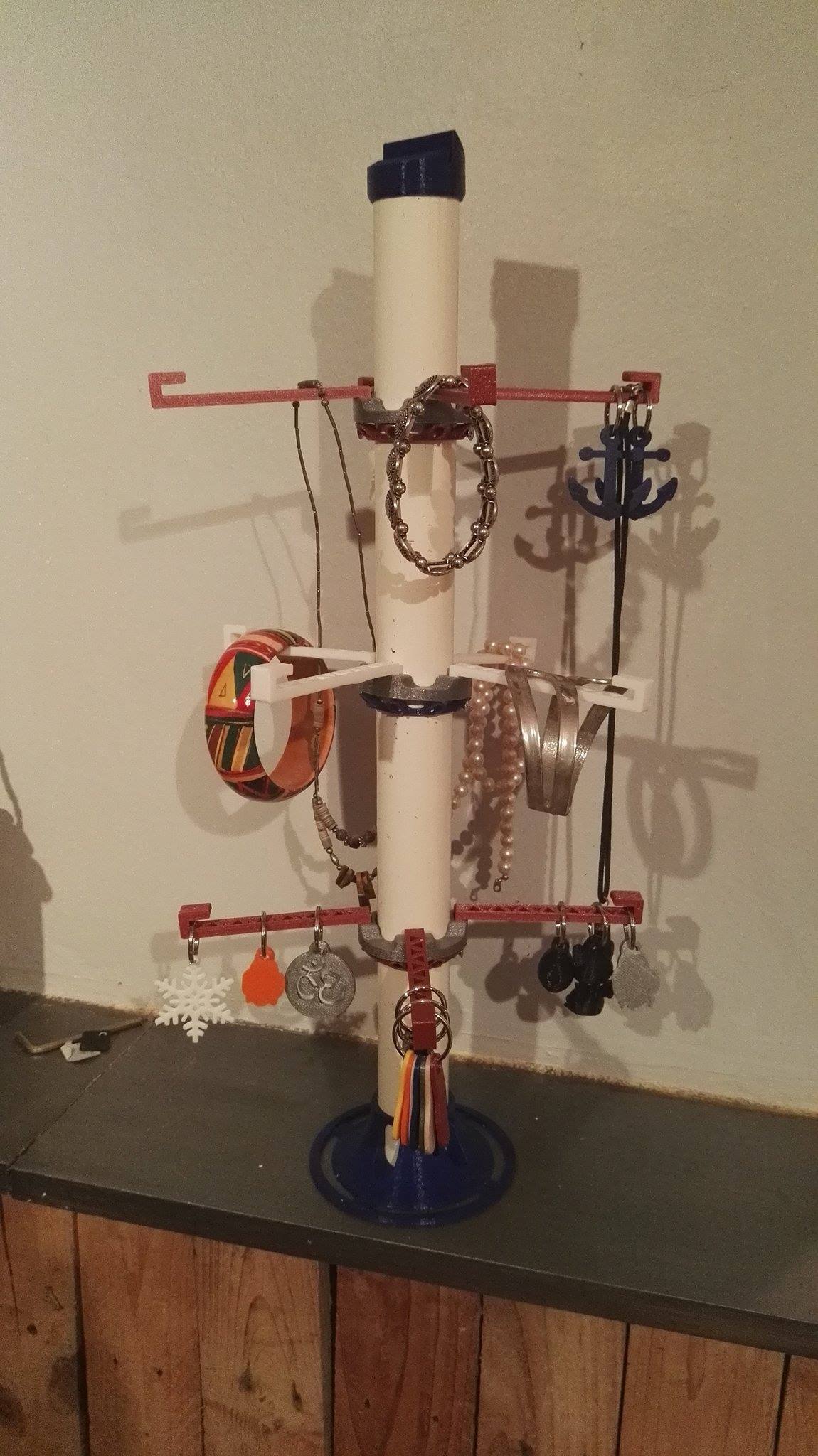 STL file Rotating jewelry holder 🏠 ・Model to download and 3D print・Cults