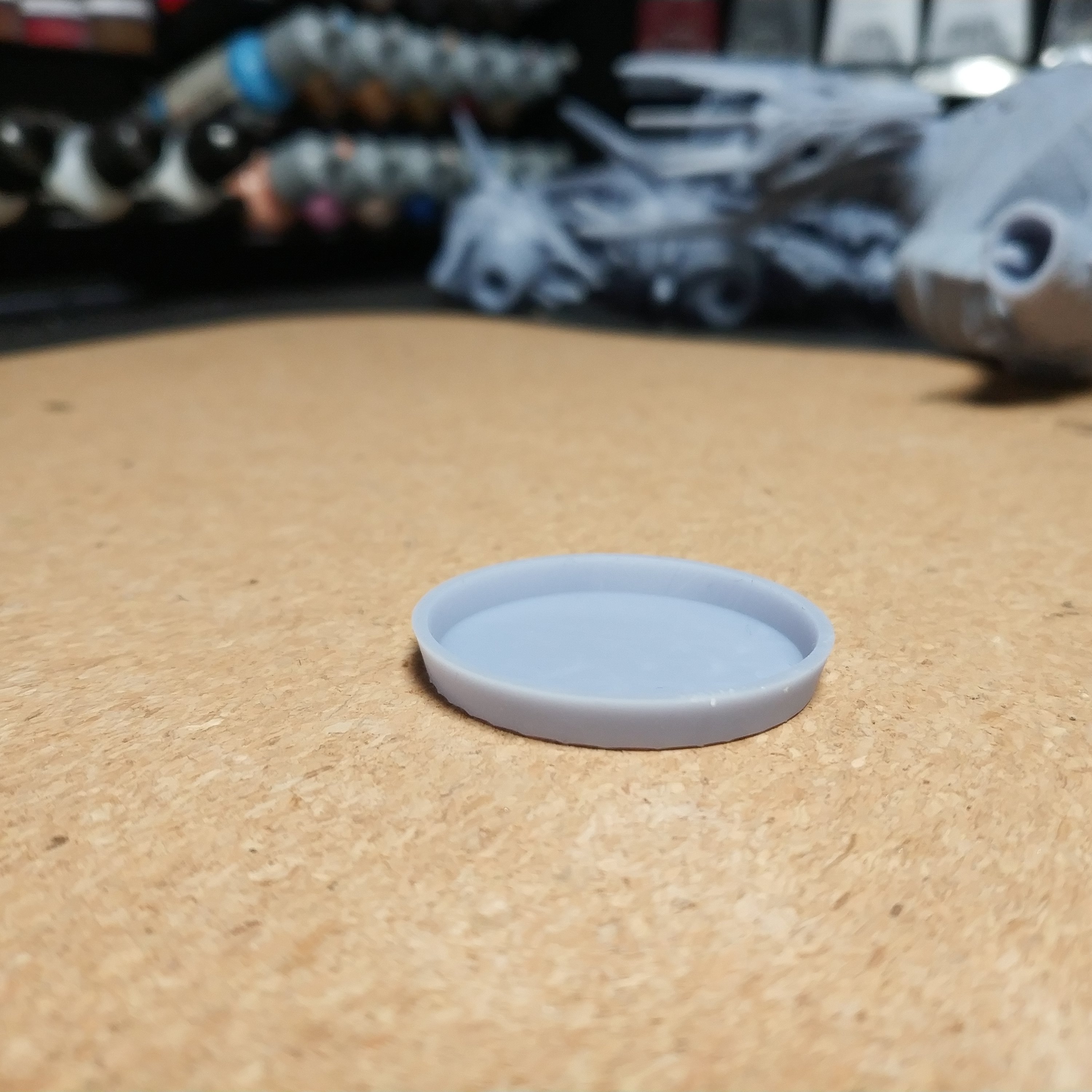 STL file Miniature bases, 25mm, 32mm (pre-supported) ⚔ ・Model to ...