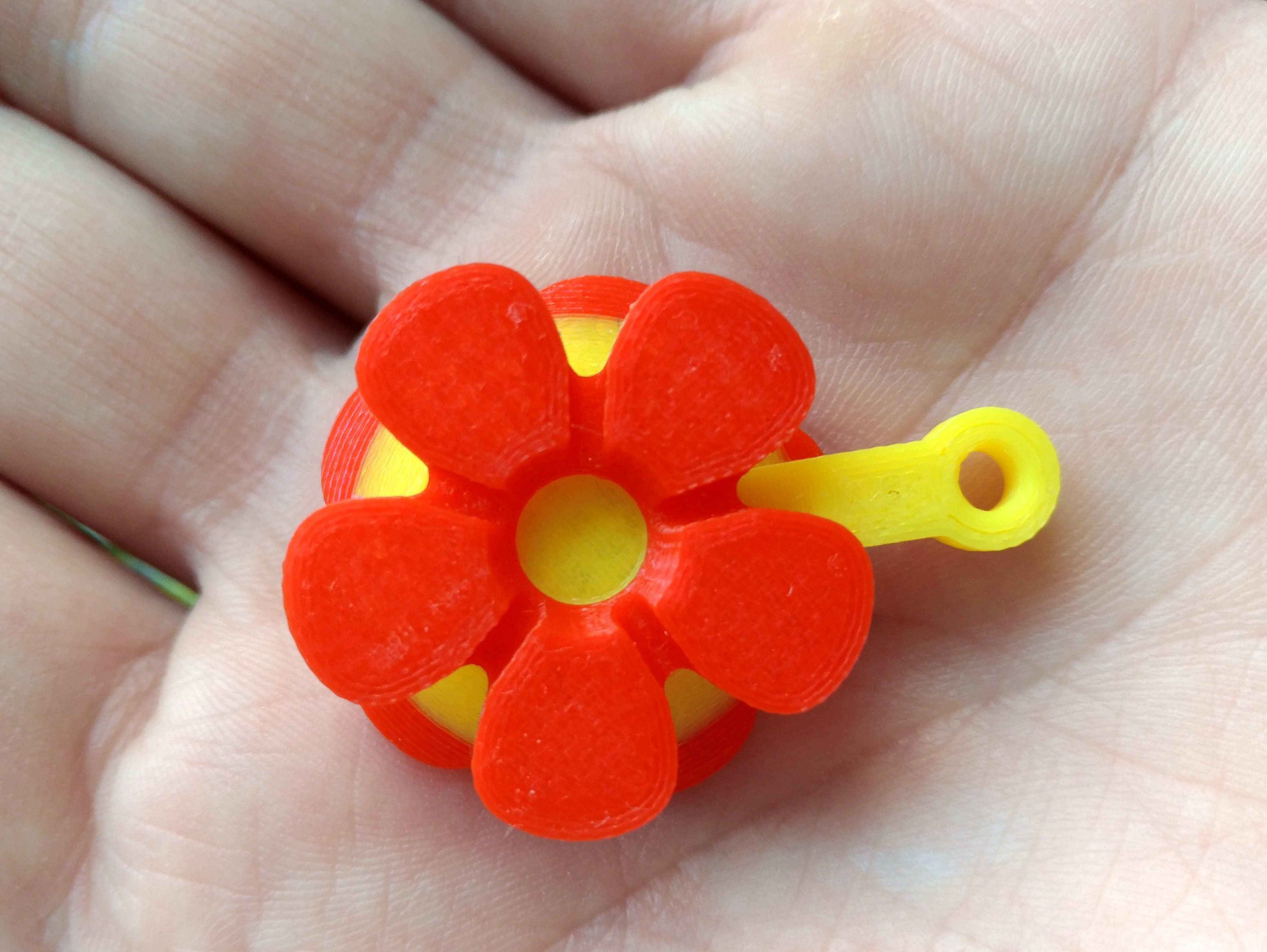 3D printed Flower Fobs... Flower Key Fobs that Spin!・Cults