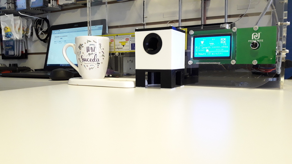 STL file 2¨ Minimalist SubWoofer Box 📦・3D print design to download・Cults