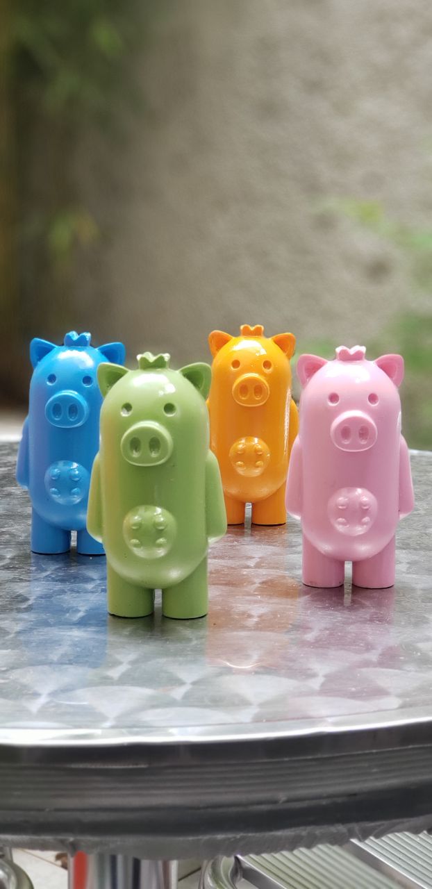 Free STL file Peer Pig (toy pig with udders and crown) 🐖 ・3D printer ...
