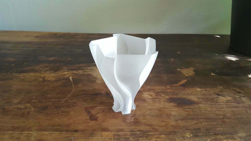 Free STL file Unfolding Flower Vase Lampshade 💐 ・3D printer model to ...
