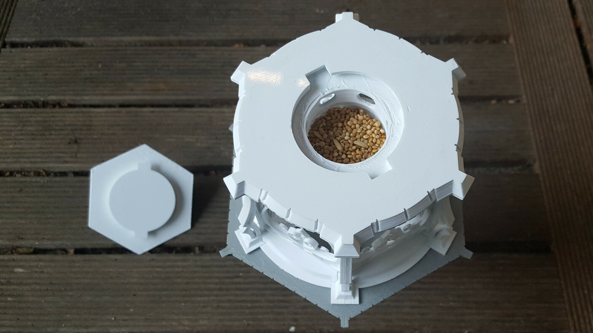 🏠 Garden House Bird Feeder・ STL File for ・Cults