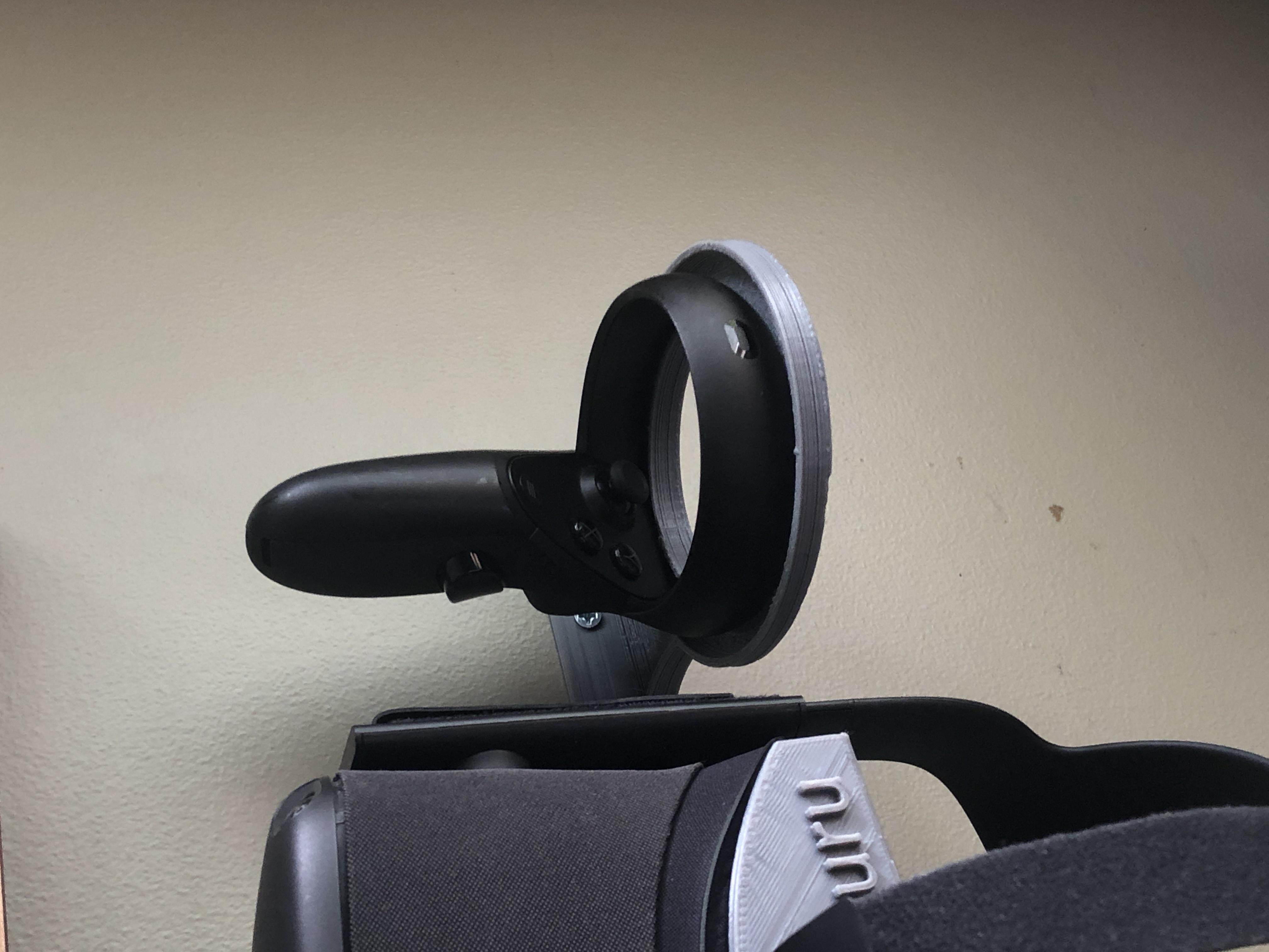 🎲 Oculus Quest Wall Mount・ STL File for ・Cults