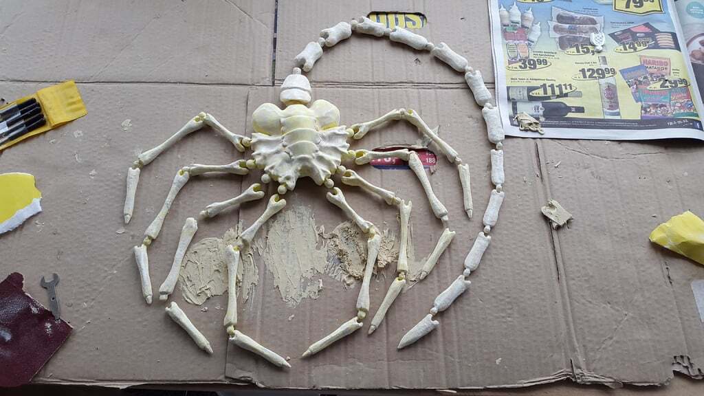 3D printing Agisis Ultimate Alien Face Hugger (40in x 23in - LIFE SIZE ...