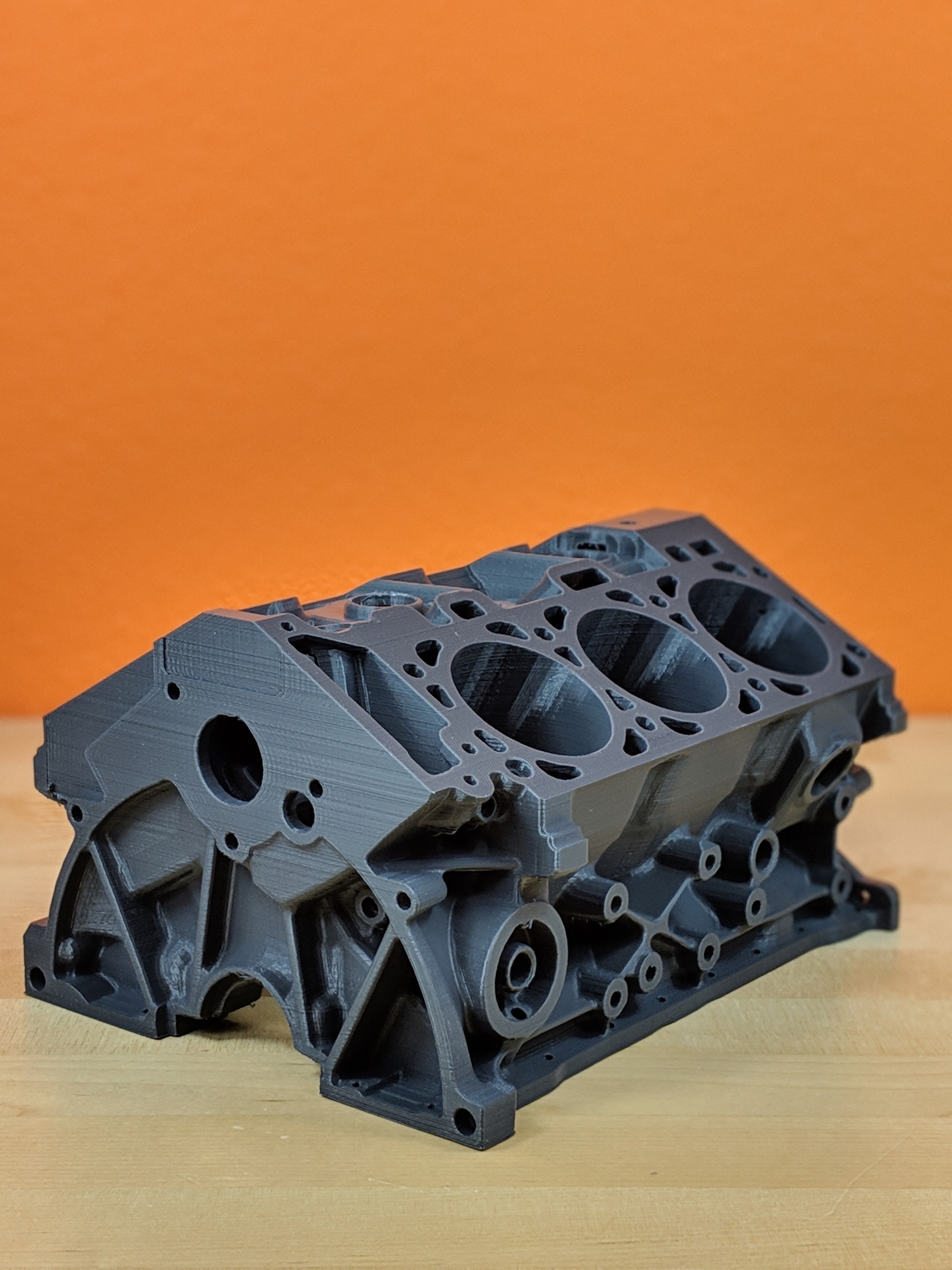3D printed engine block V6・Cults