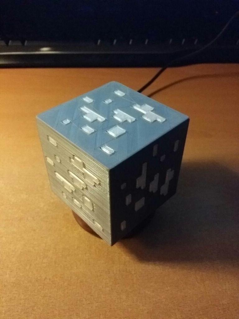 3D printed Minecraft diamond ore lamp・Cults
