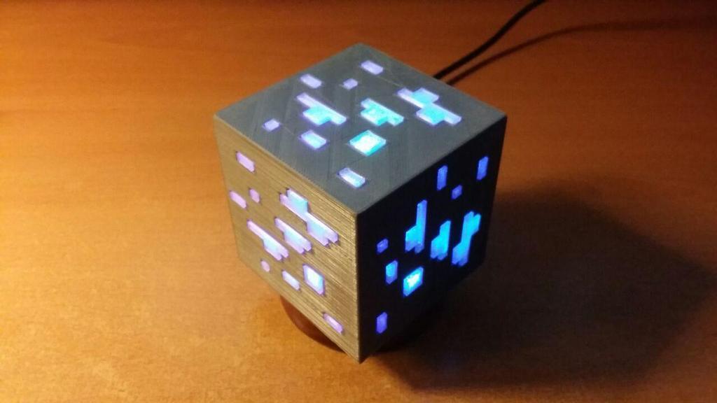 3D printed Minecraft diamond ore lamp・Cults