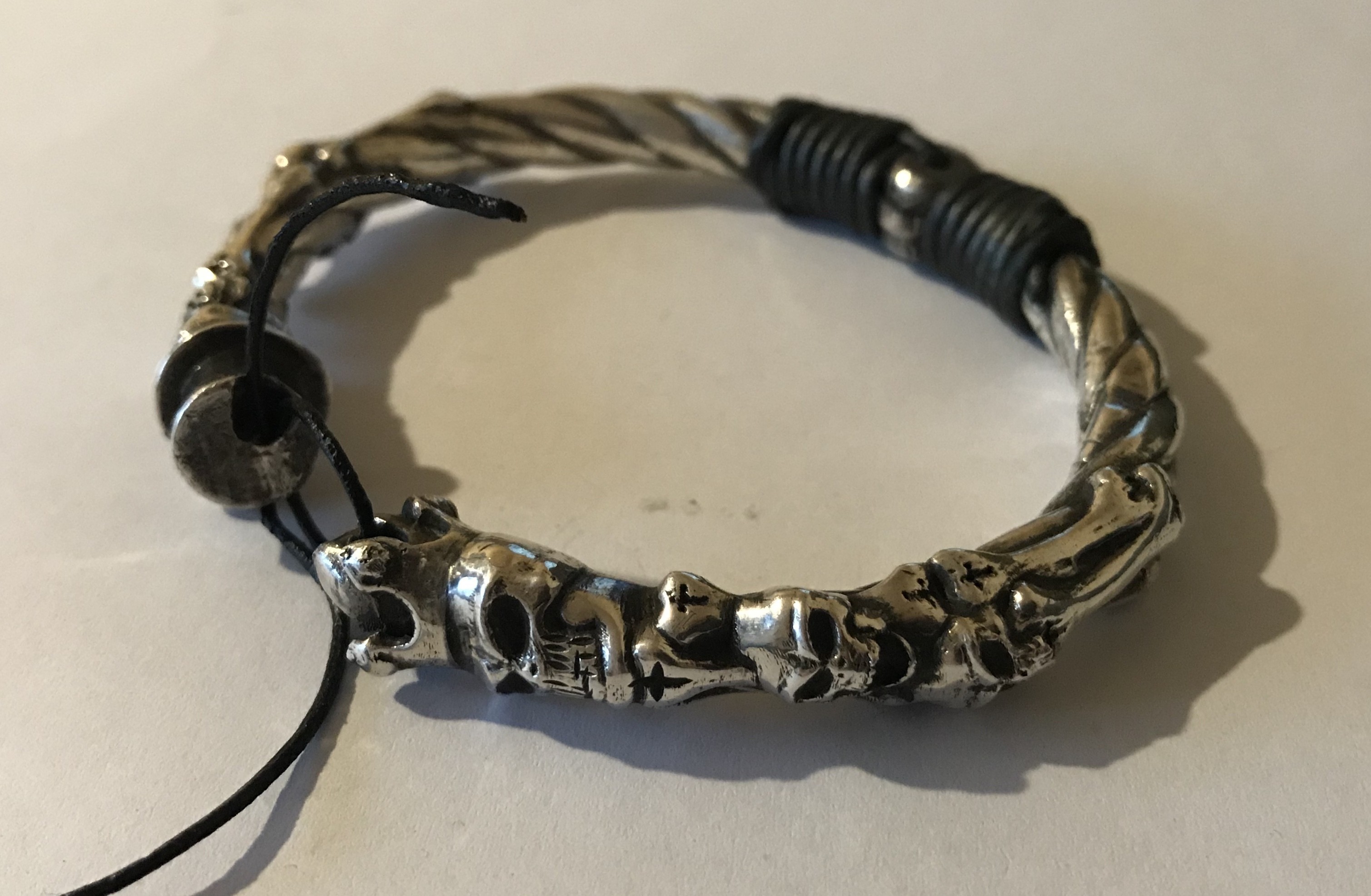 Free STL file skull bracelet 💀・Design to download and 3D print・Cults