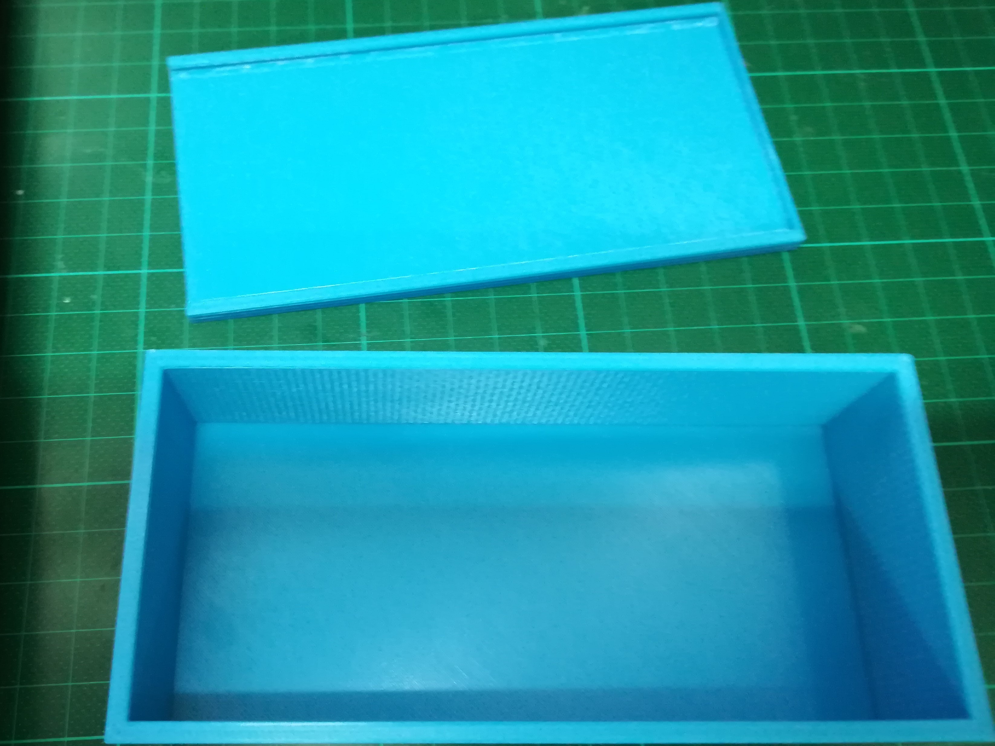 Fichier STL gratuit Boite avec couvercle coulissant 📦 ・Modèle pour imprimante 3D à télécharger・Cults