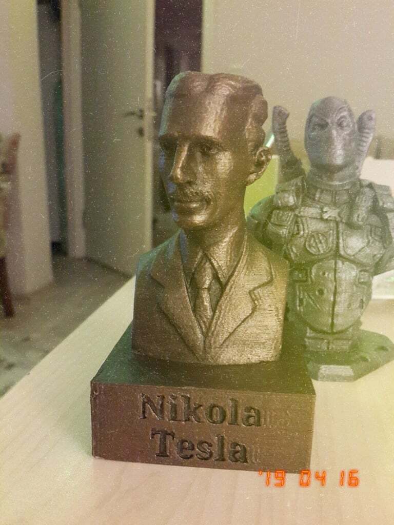 3D print Tesla Bust with Plinth・Cults