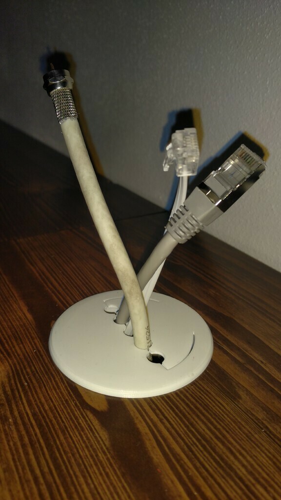 Free 3D file cable adapter 🔌 ・Object to download and to 3D print・Cults