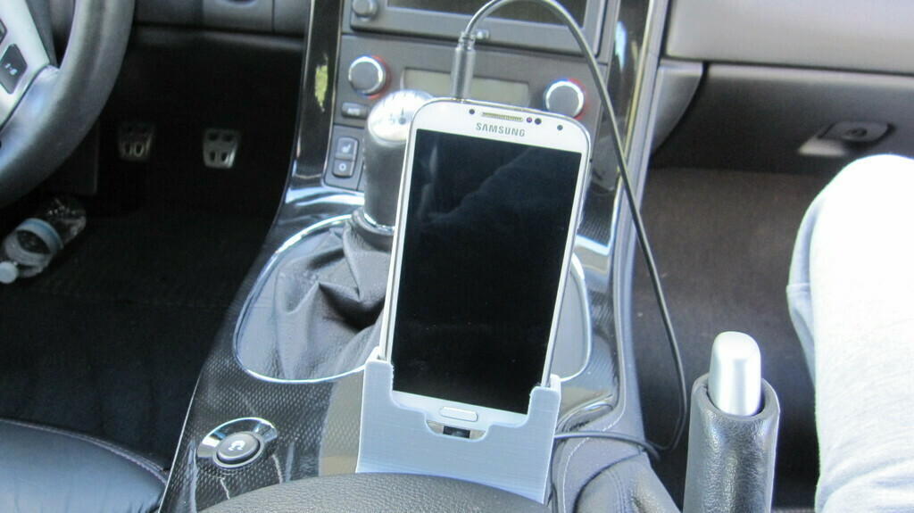 Free 3D file Galaxy S4 / iPhone 5 Phone car dock. 📱 ・3D printer model ...