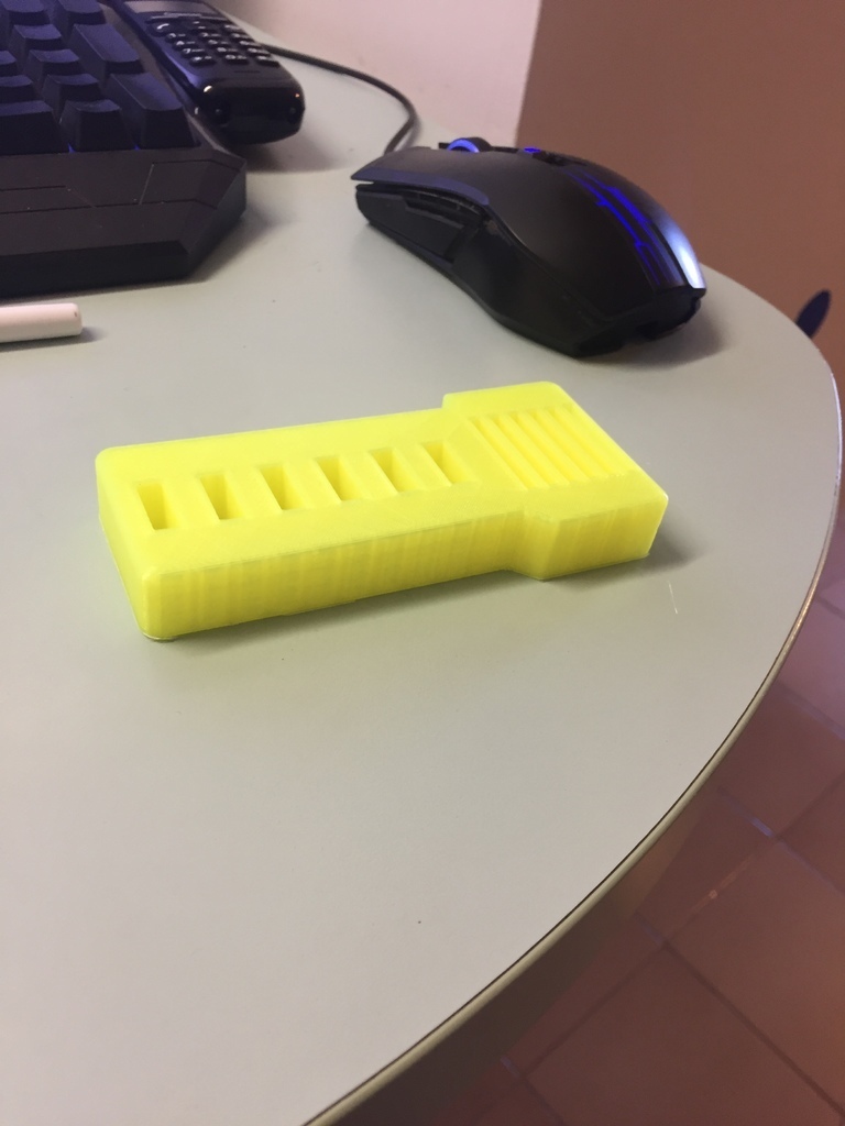 Free 3D file usb holder 💾 ・3D print model to download・Cults