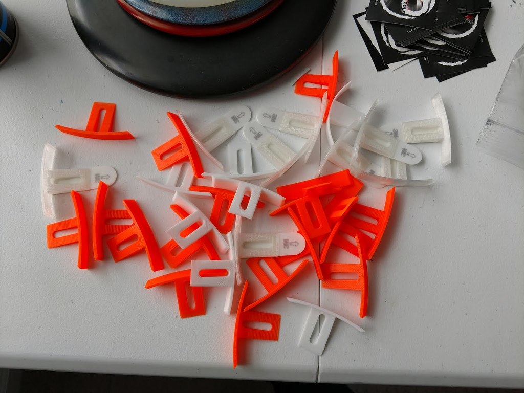 🏌️ Disc Golf Command Strip Wall Hangers・Free 3D File for ・Cults