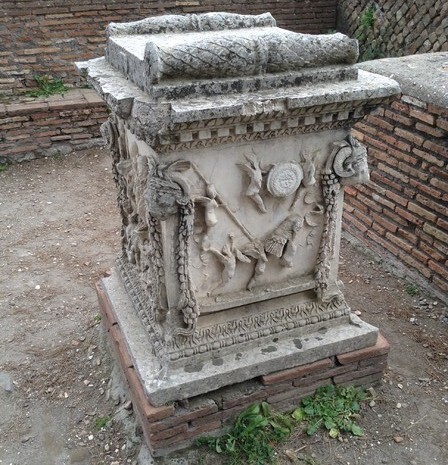 🩻 Roman Marble Plinth 3D Scan・Free STL File for ・Cults