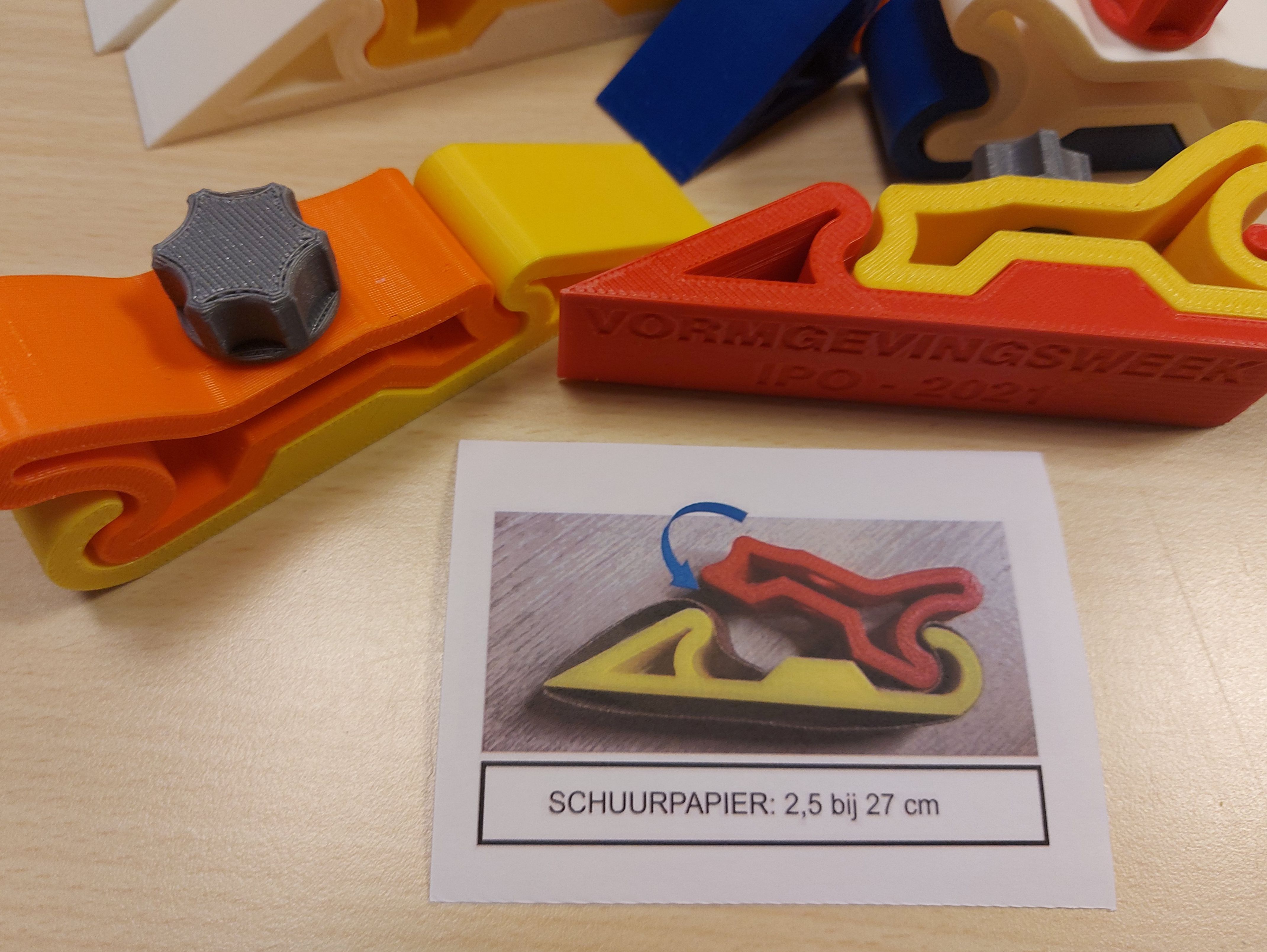 3D printable Sanding Tool (sanding wedge)・Cults