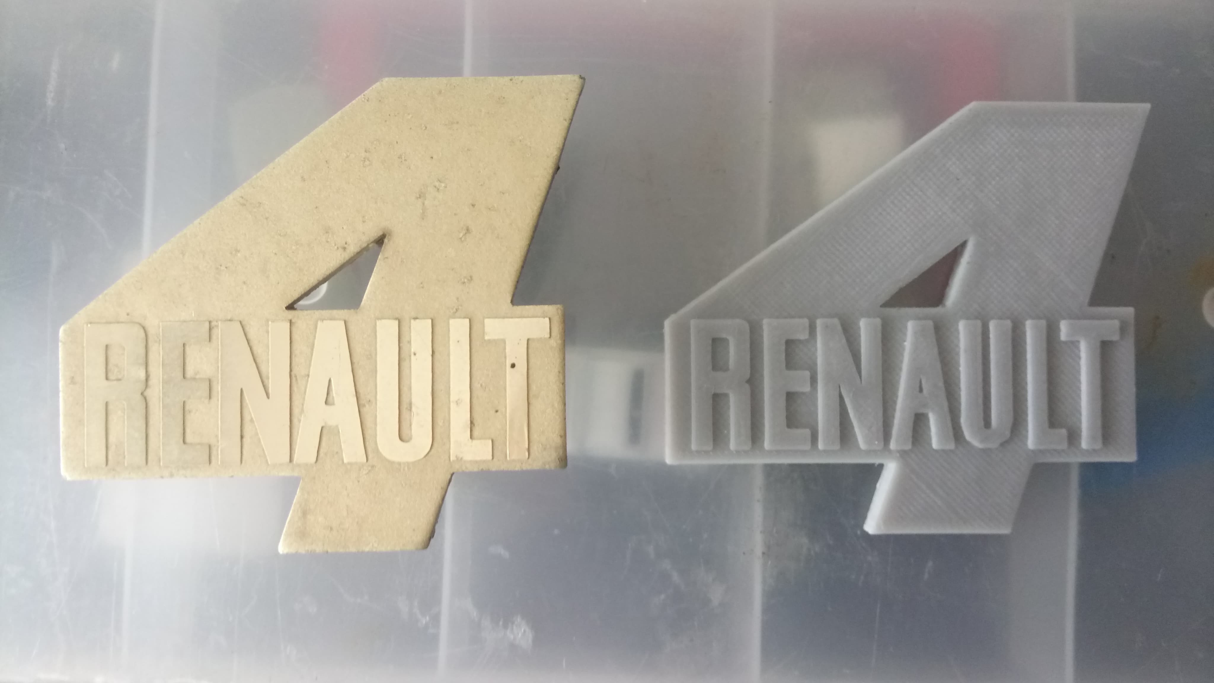 STL file Renault R4 logo Base 🛞 ・3D printing model to download・Cults