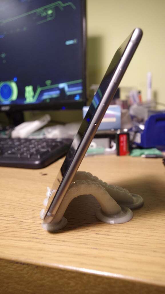 3D printable Octopus Tablet Stand Version Two・Cults