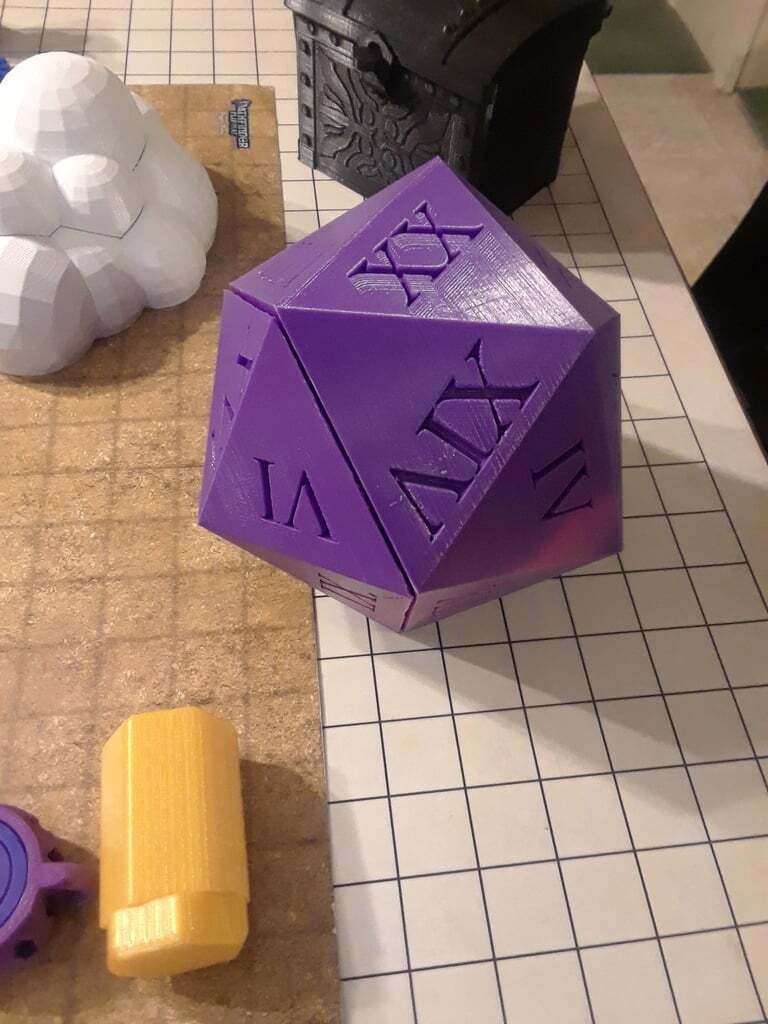 3D printed 1d20 of Holding・Cults