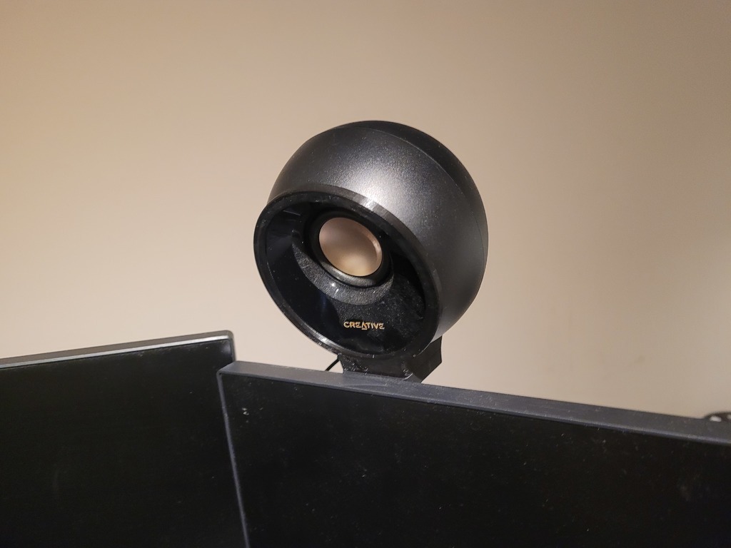 🏢 Creative Pebble 2.0 Desktop Speakers - Monitor Mounted Stand・Free STL ...