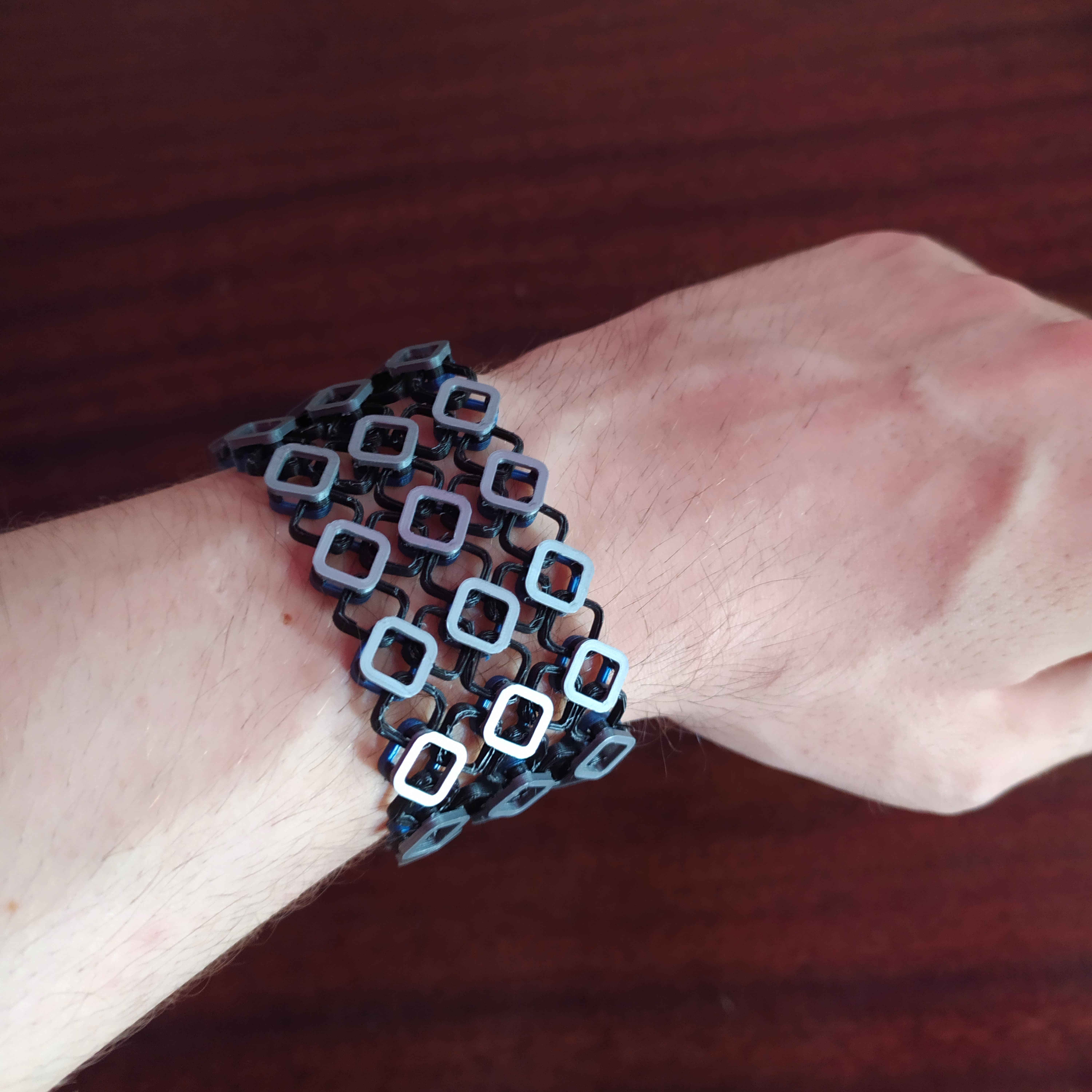 STL file Magnetic Bracelet 🧲 ・3D print design to download・Cults