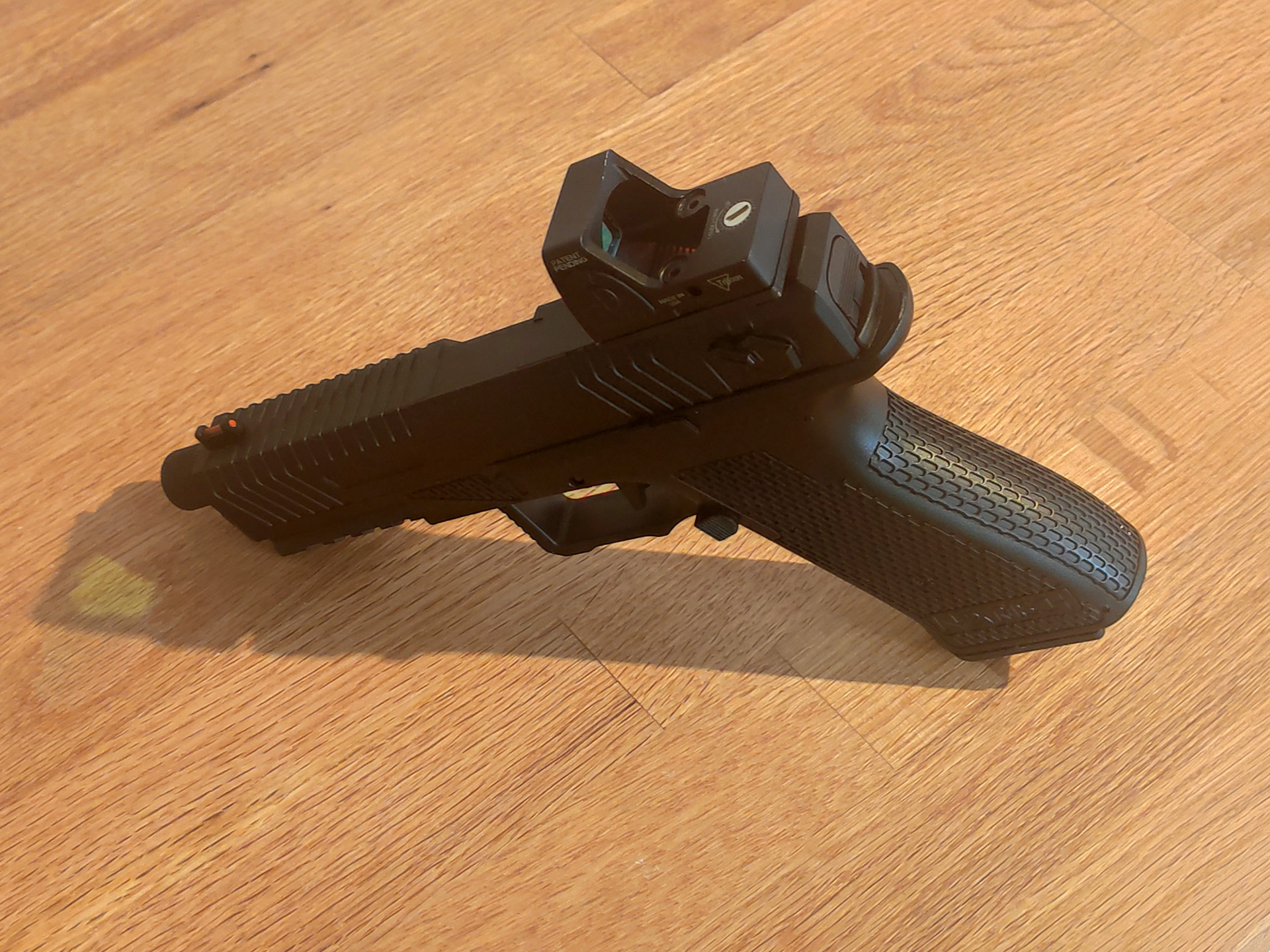 🔫 Novritsch SSE18 Trijicon RMR Mount・ STL File for 3D printing・Cults
