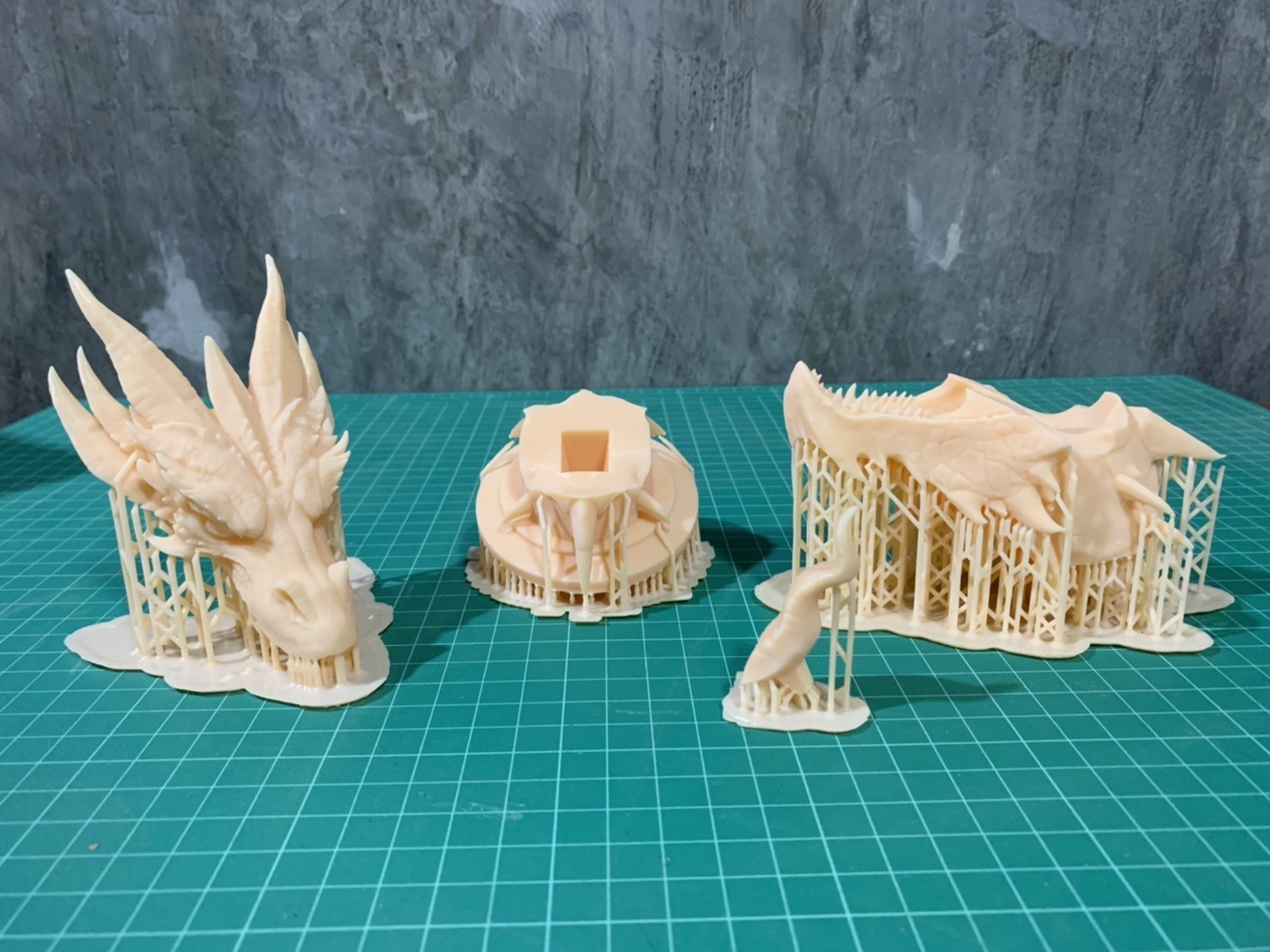 3D printed Smaug Head • made with Anycubic Photon Mono x・Cults