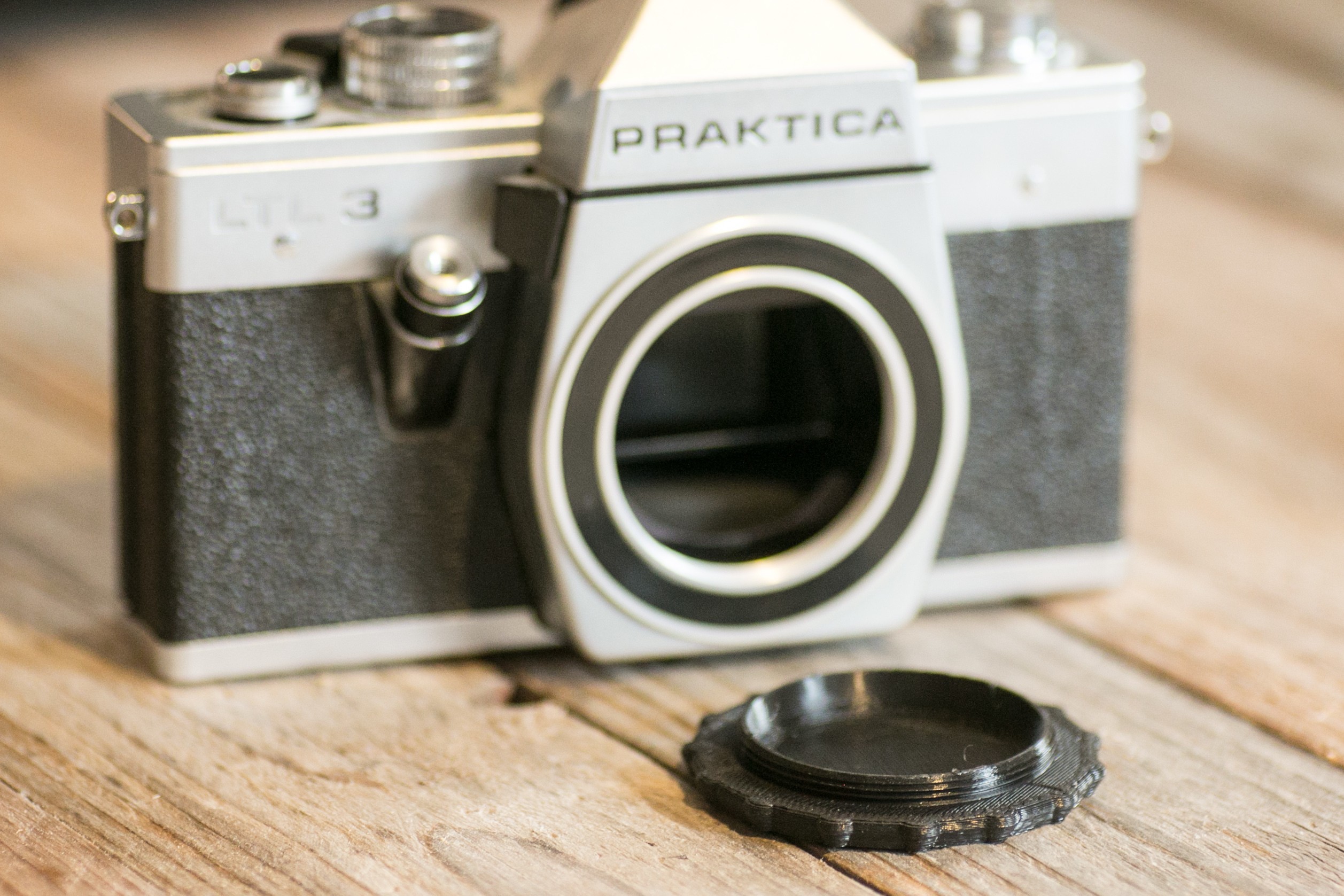 Free STL file Camera body cap (M42 Lens mount) 📷 ・3D printer design to ...