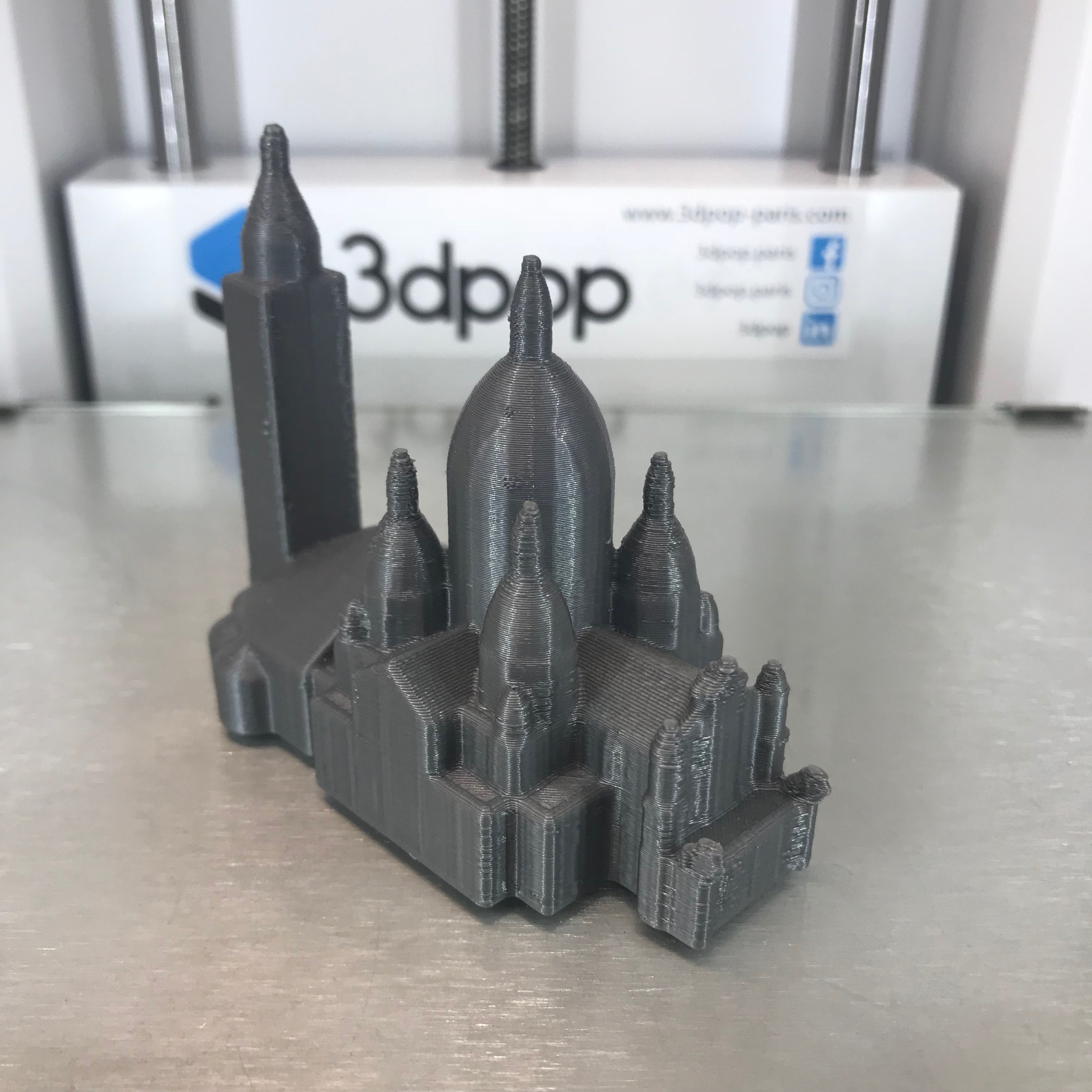 3D printing Famous Paris buildings • made with Ultimaker 2+・Cults