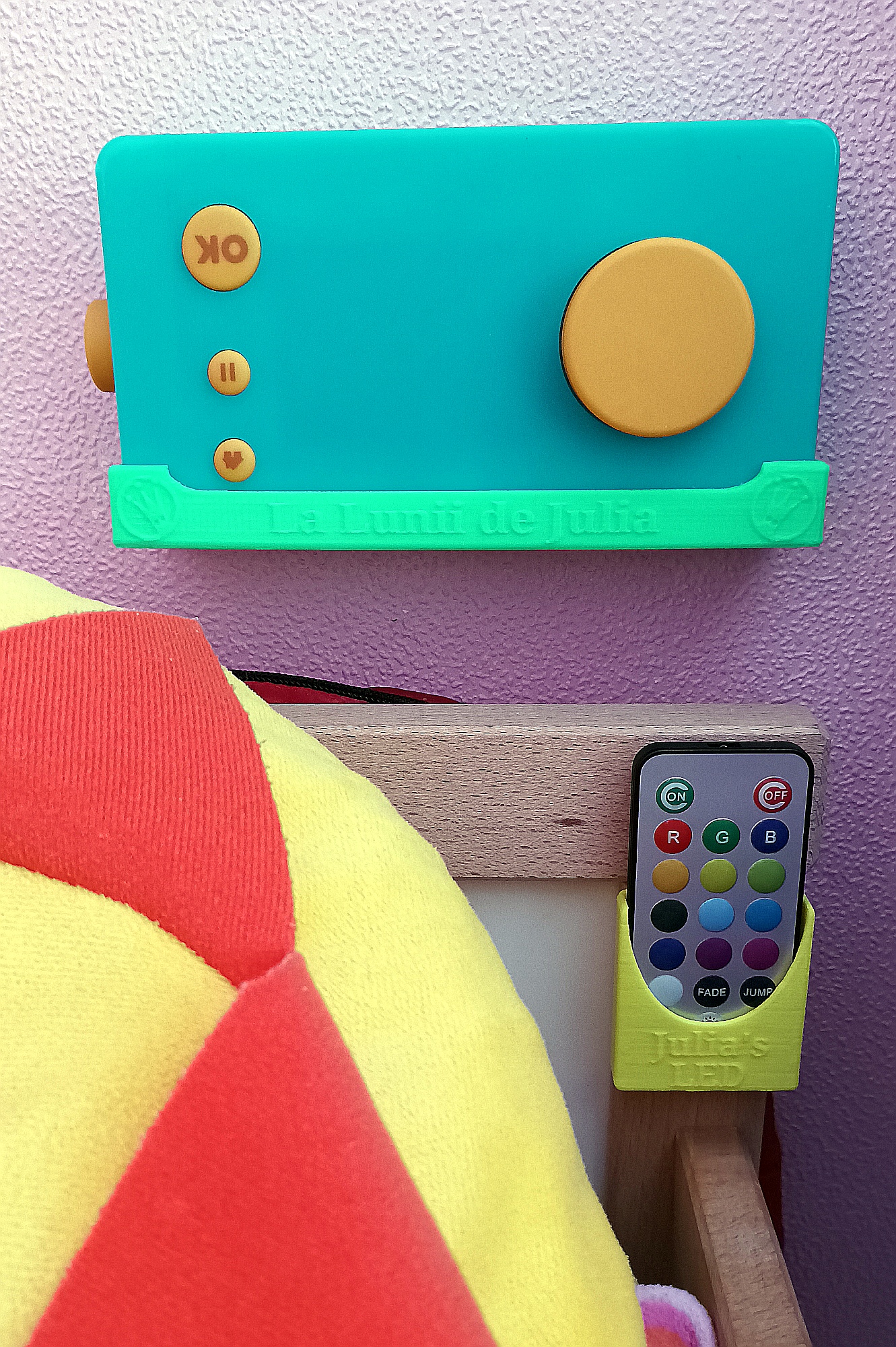 STL file Lunii FR-ENG wall mount 📦 ・3D printable design to download・Cults