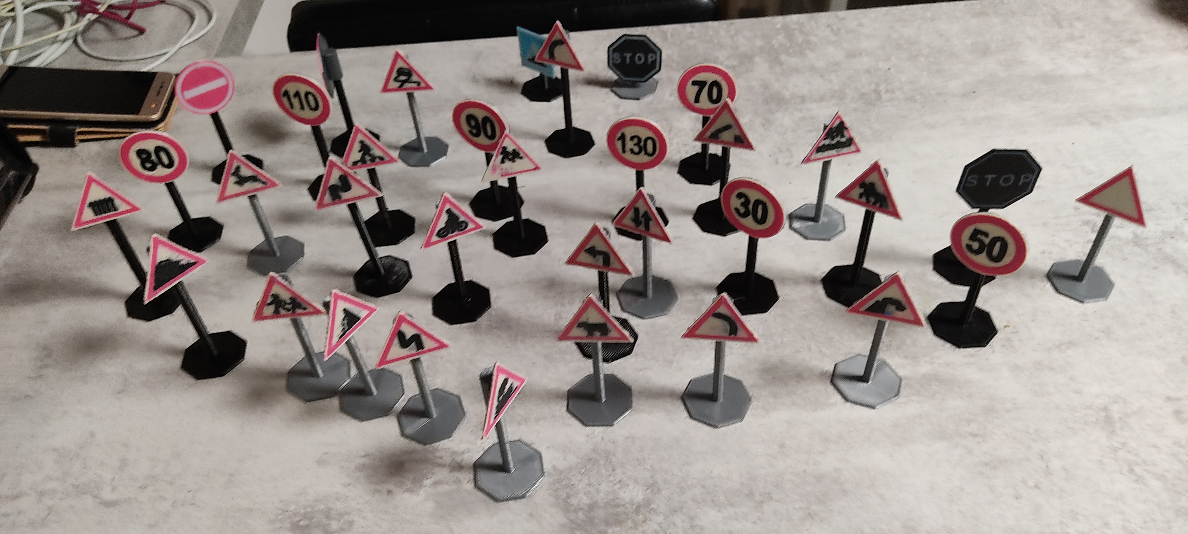 3D file road signs for model 🎲 ・3D print design to download・Cults