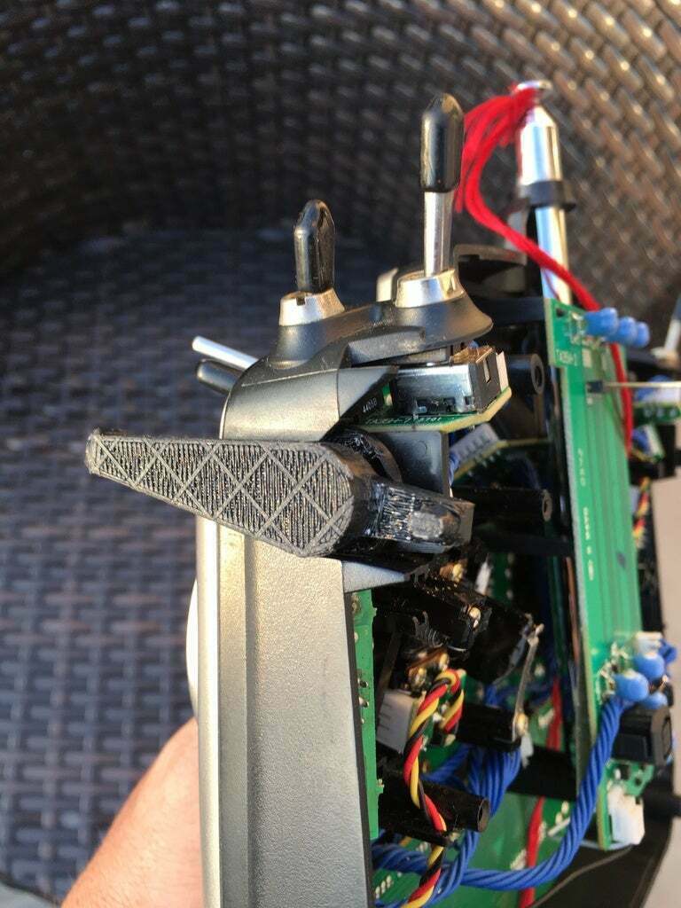 Fichier STL gratuit Glissière Futaba FF9 👽 ・Modèle imprimable en 3D à télécharger・Cults