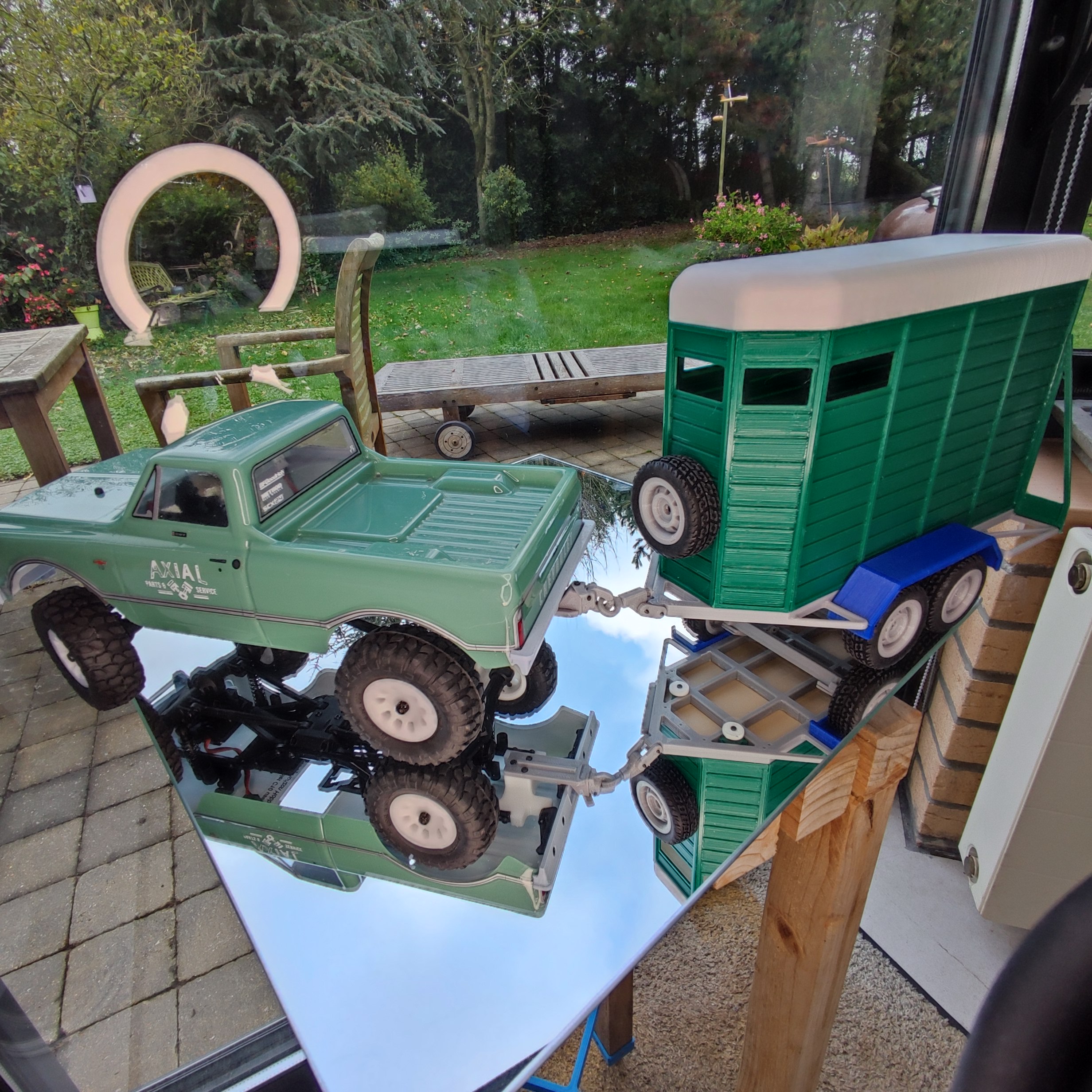 STL file MINI MICRO CRAWLER AXIAL SCX24 HORSE VAN TRAILER 🐎・3D printer ...