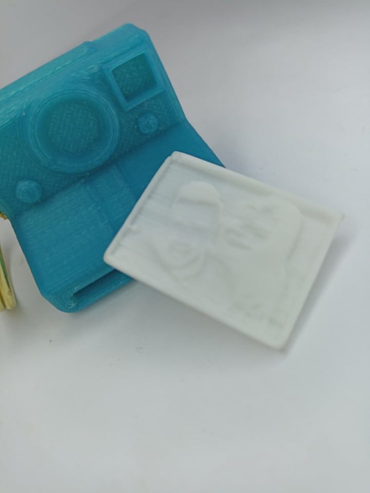 STL file MINI CAMERA KEYCHAIN 📷 ・3D printing design to download・Cults