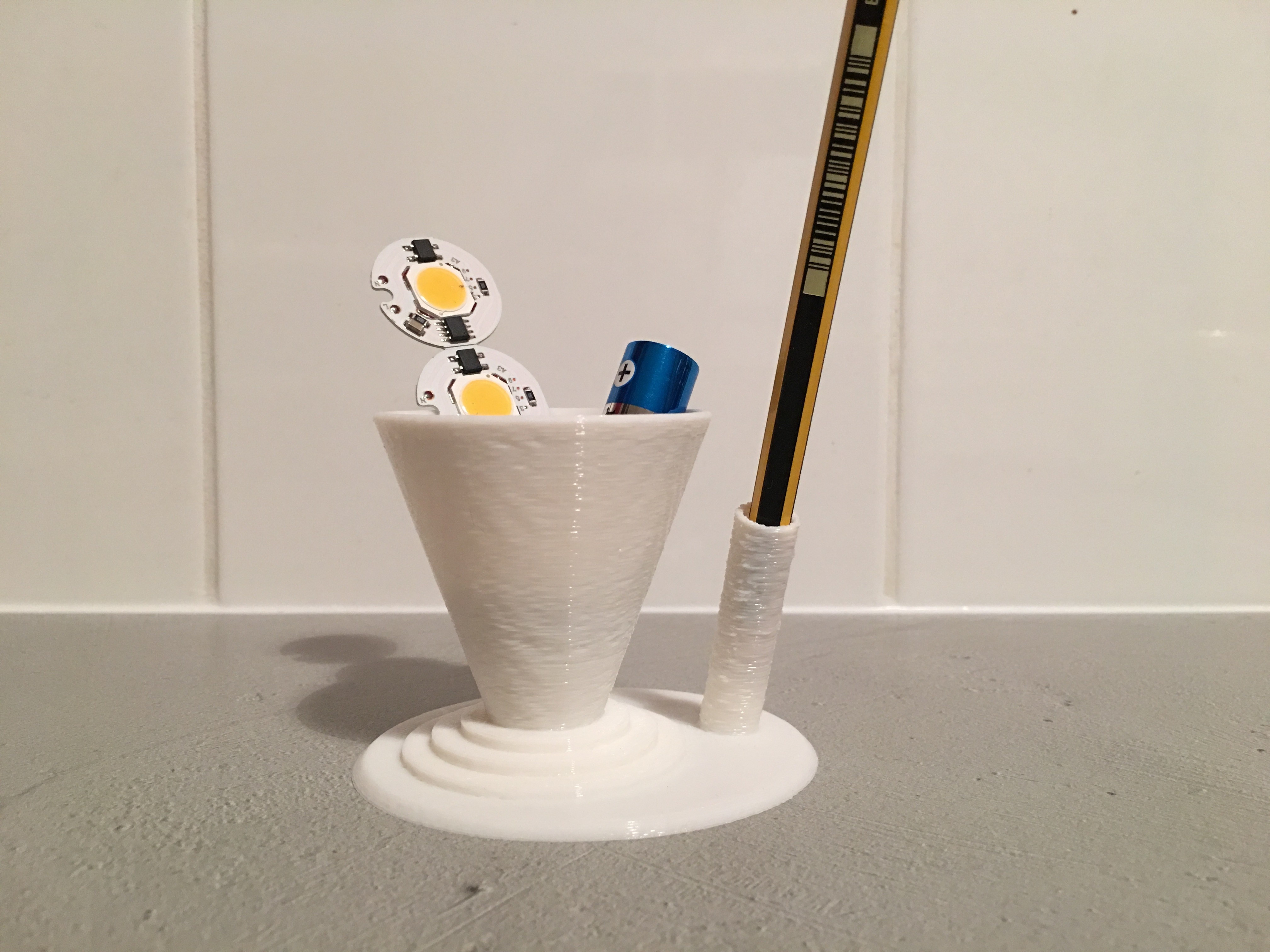 STL file Paperclip Pen Case / Holder for Desk 📎・3D print design to ...