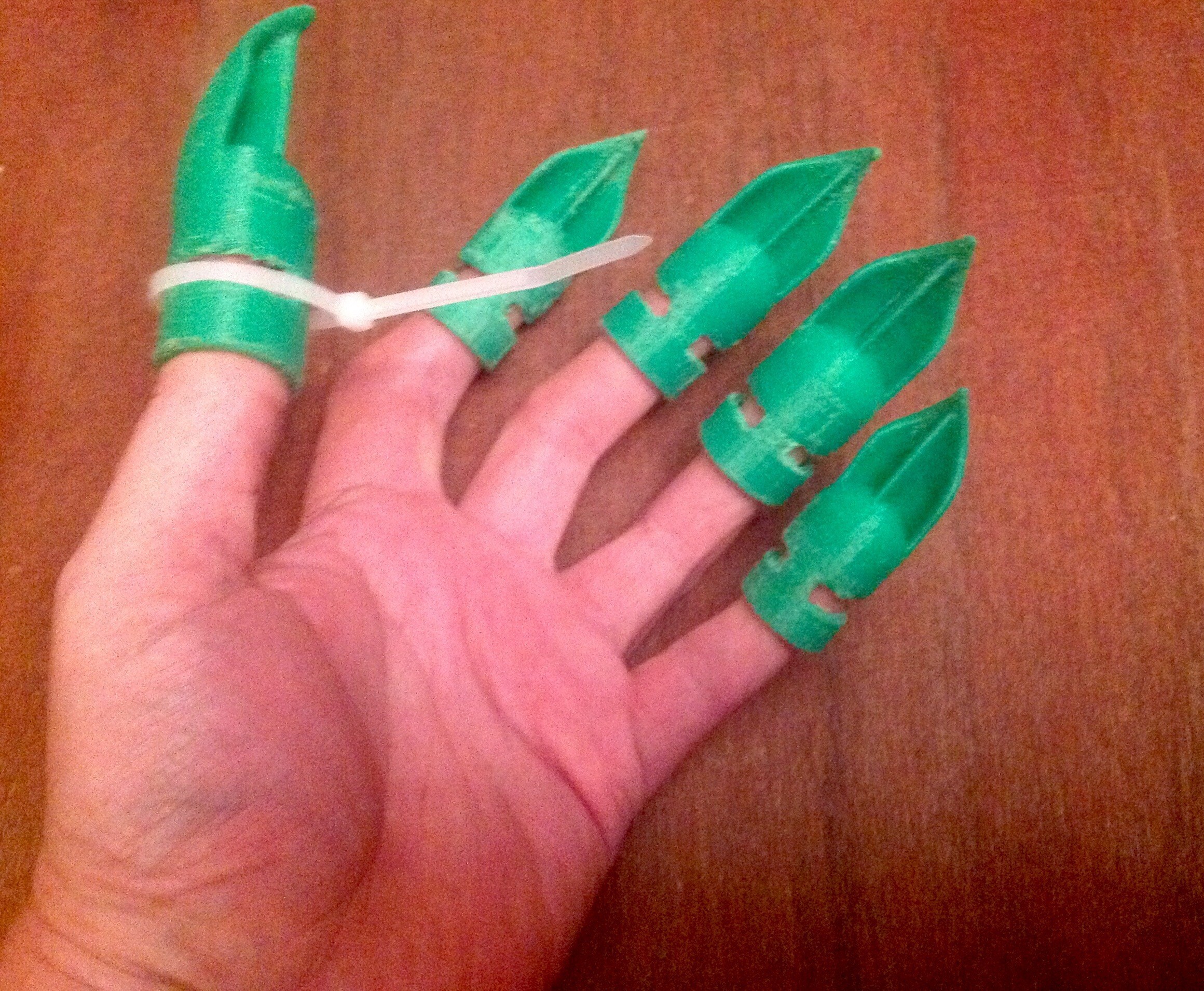 STL file Garden finger claw 🔧 ・Model to download and 3D print・Cults