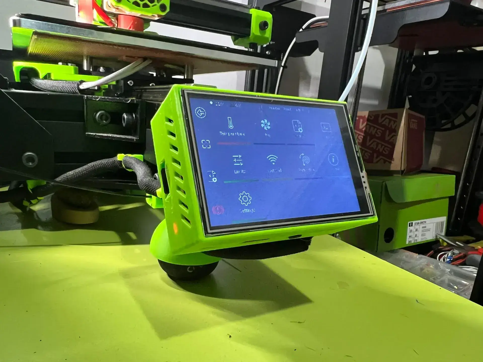 Free 3D file REMIX GPIO display V-minion 🧞‍♂️ ・3D print object to ...