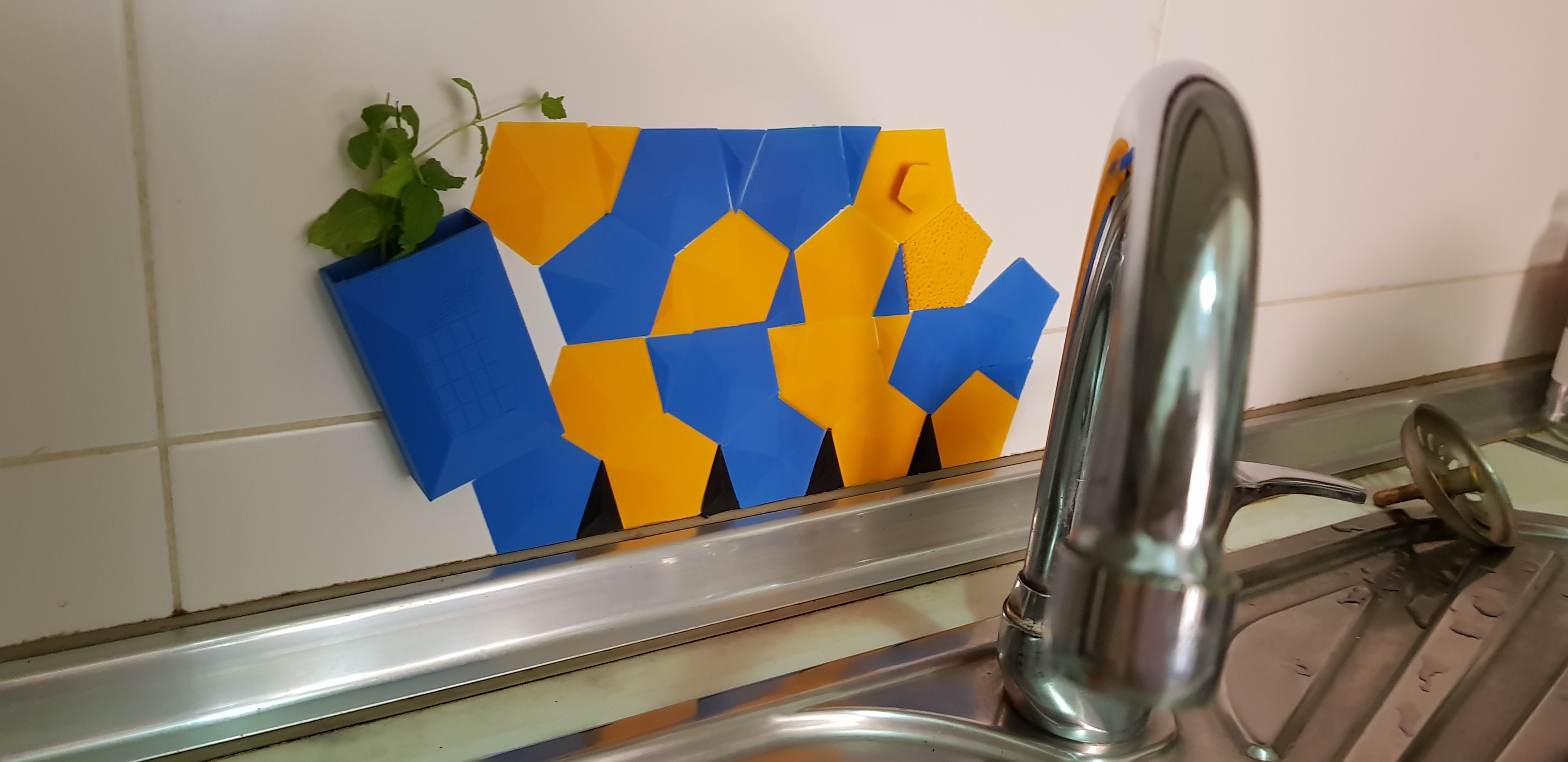 Free STL file Back splash for kitchen sink 🔙 ・3D printable model to ...