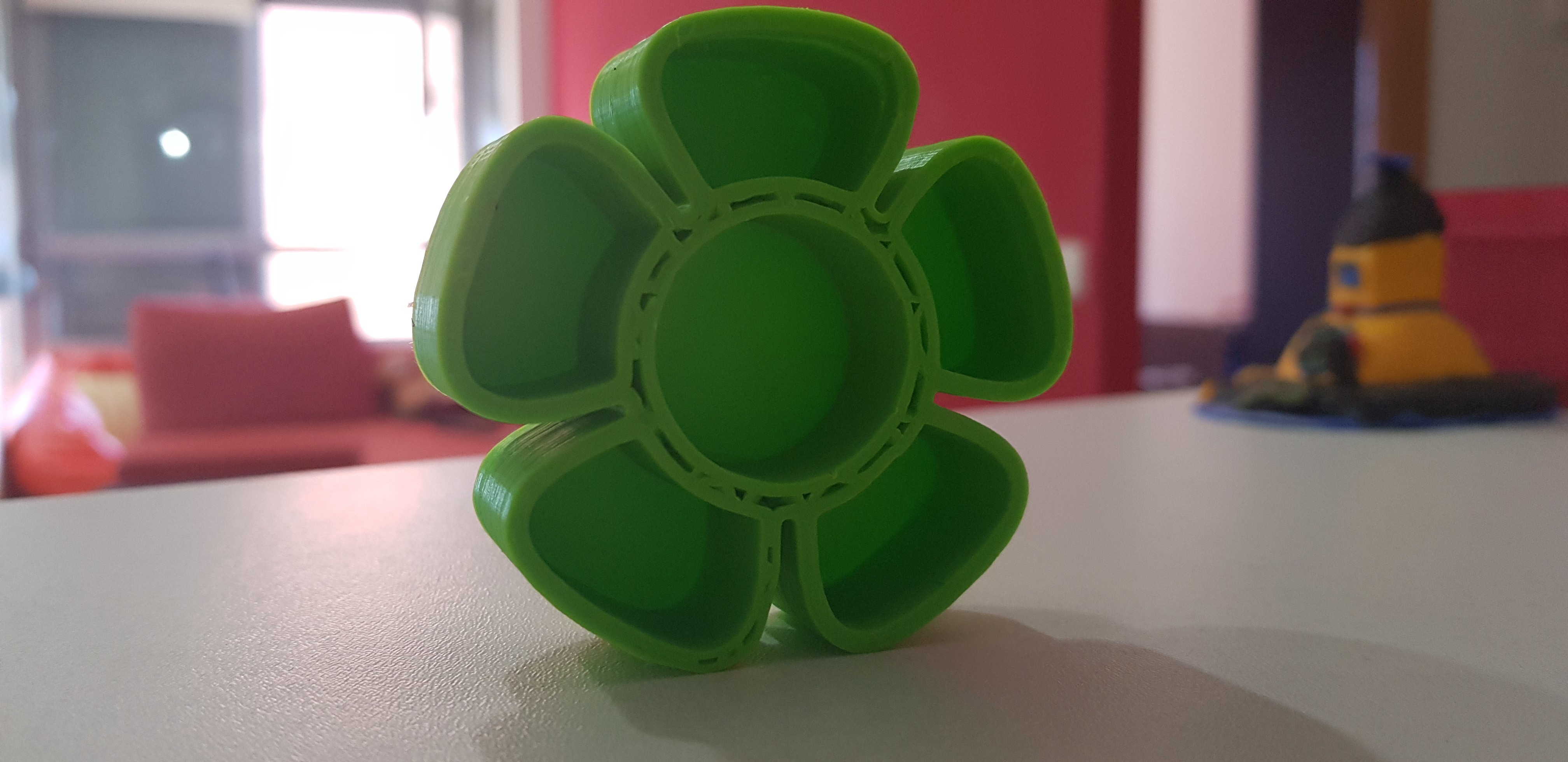 STL file Flower Box 💐 ・Model to download and 3D print・Cults