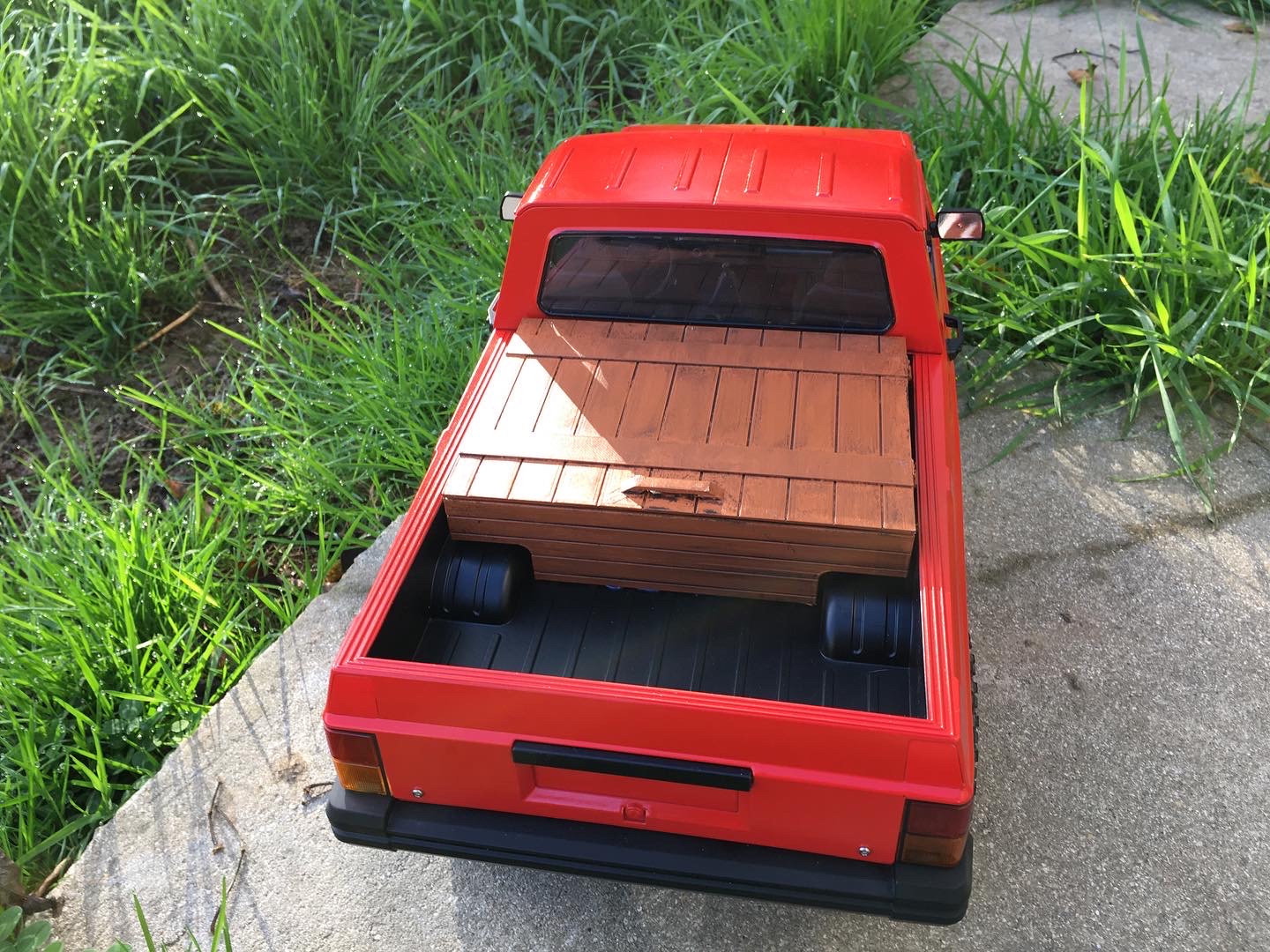 STL file Box for COMANCHE 1/10 tipper 📦 ・3D printable design to ...