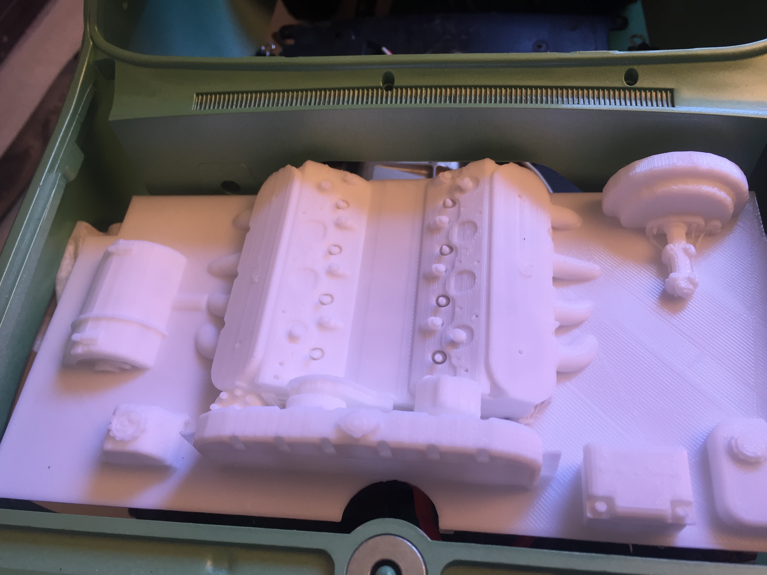 🚙 Chevrolet Engine bay・Free STL File for ・Cults