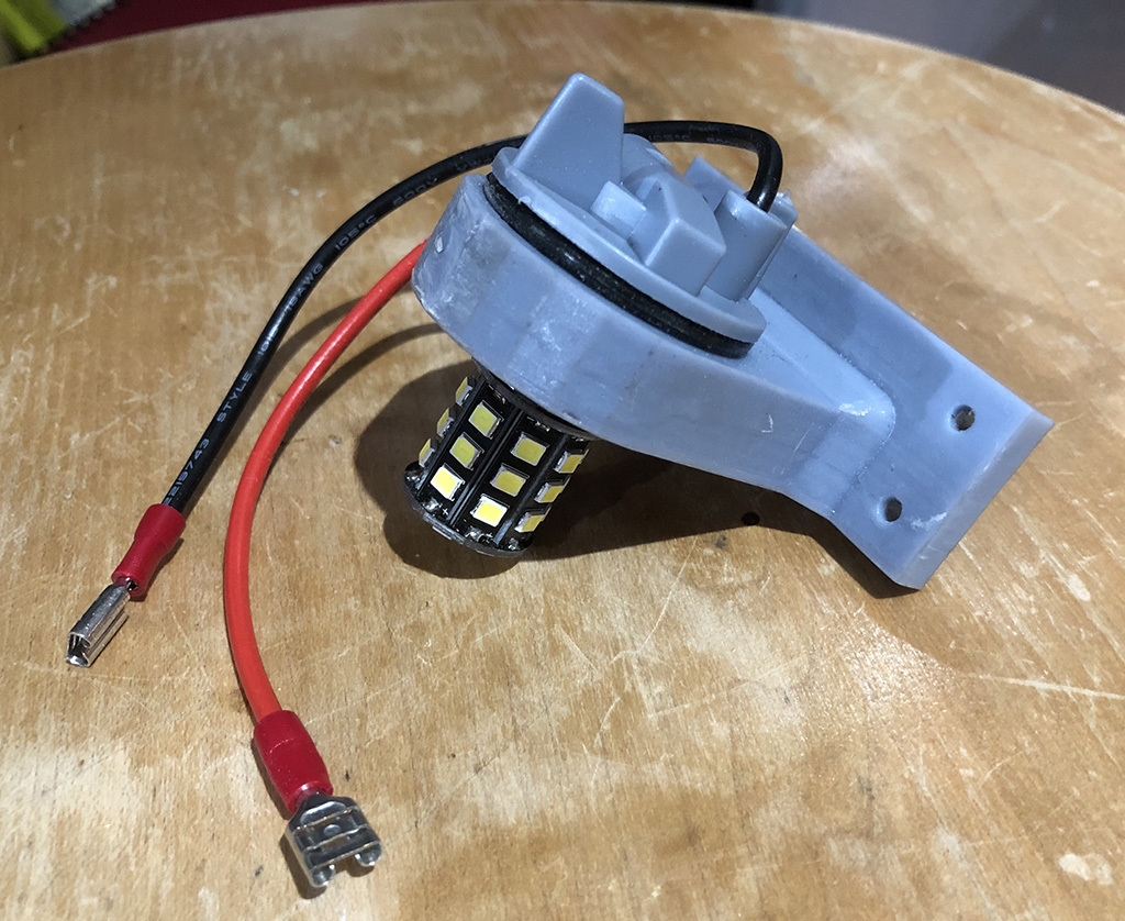 🔌 LED Bracket, holds 12V 1156 Socket・Free 3D File for ・Cults